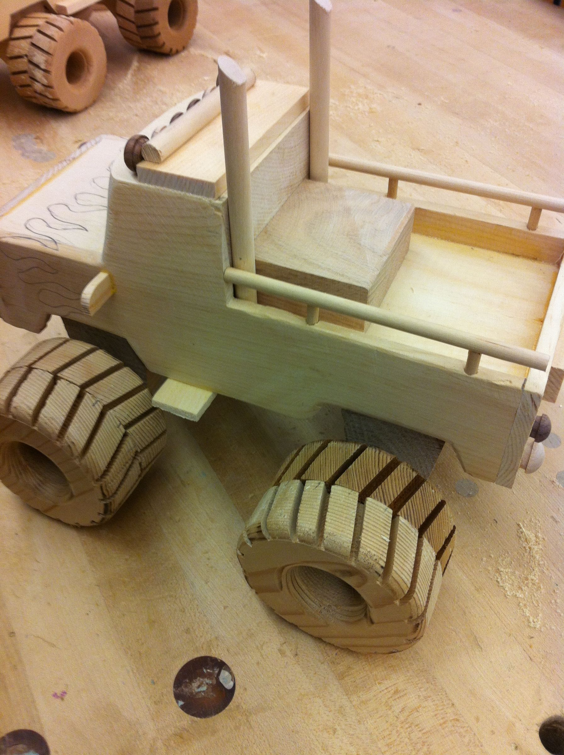 Monster Truck : 4 Steps (with Pictures) - Instructables