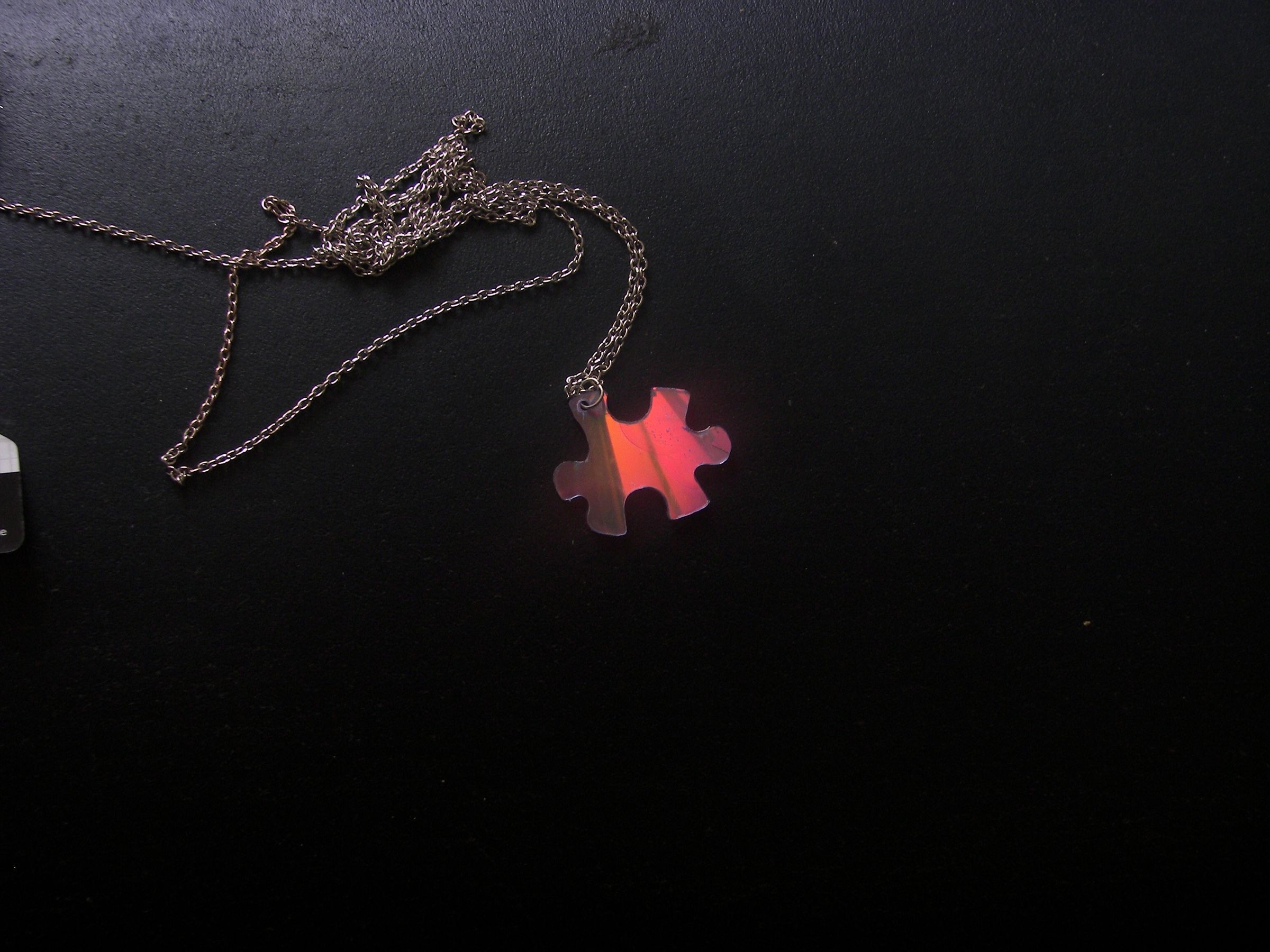 How to Make Pendants and Charms From Old CDs : 4 Steps (with Pictures ...