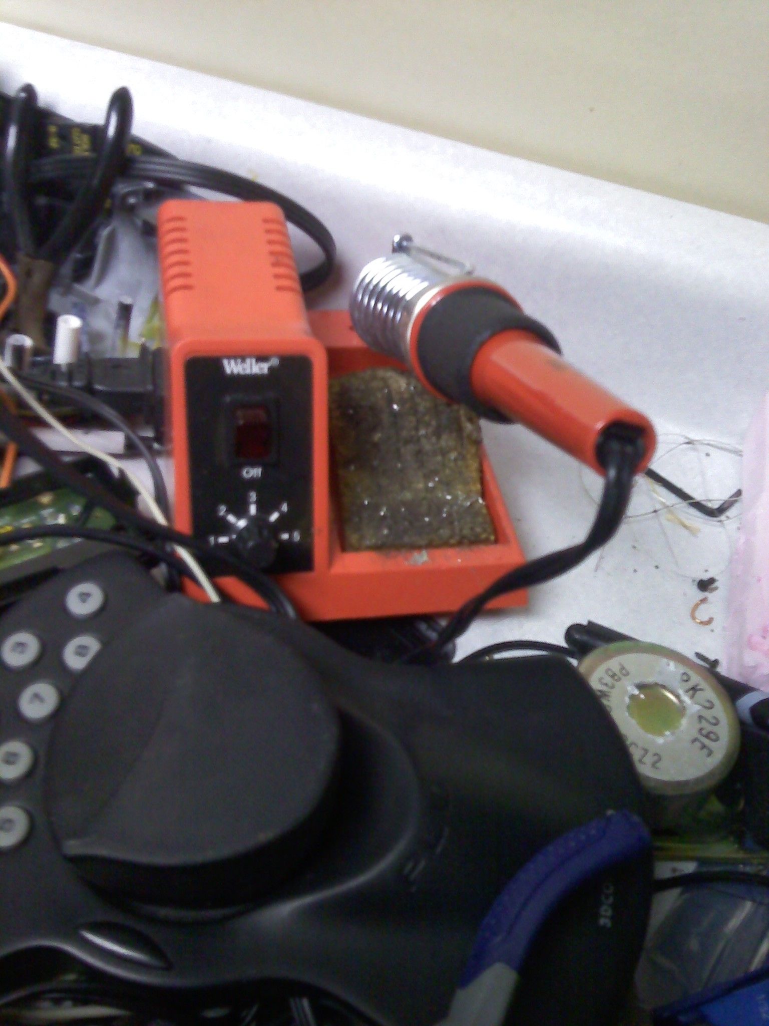 Fix a Malfunctioning LCD Power Supply : 10 Steps - Instructables