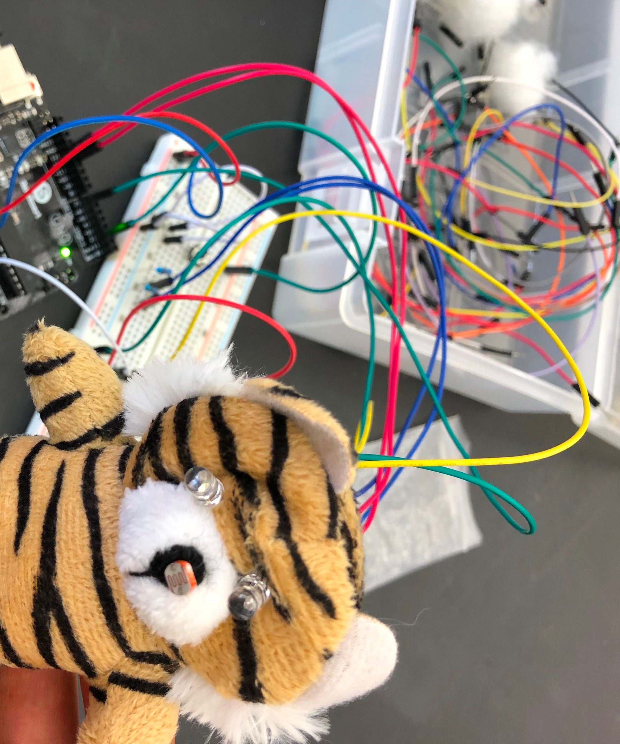 ARDUINO: ANIMATED STUFFED ANIMAL : 7 Steps - Instructables