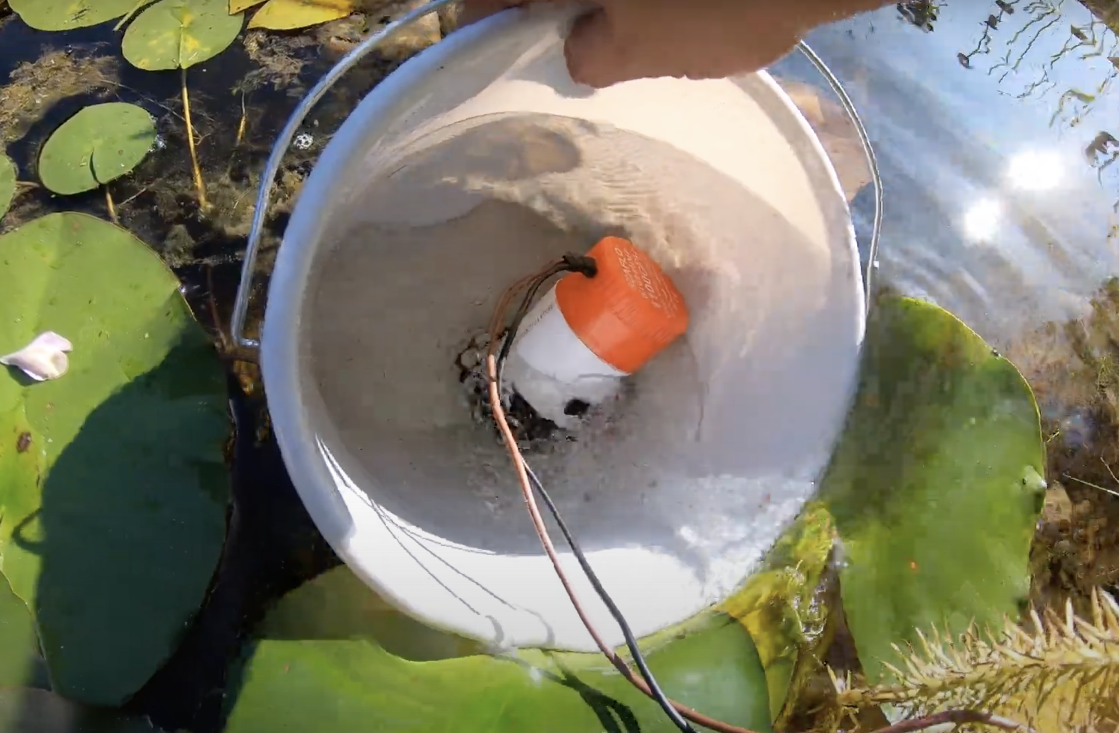 DIY Solar Powered Pond Filter With Skimmer : 4 Steps (with Pictures ...