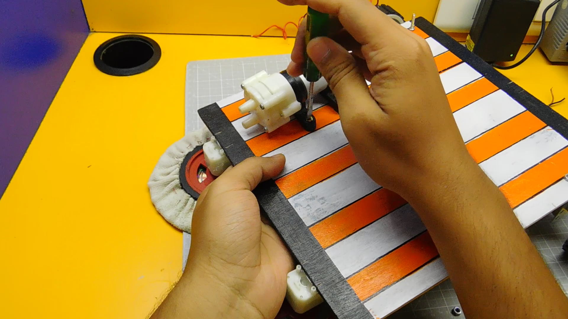 CleanSweep- the Floor Cleaning Robot! : 12 Steps (with Pictures ...