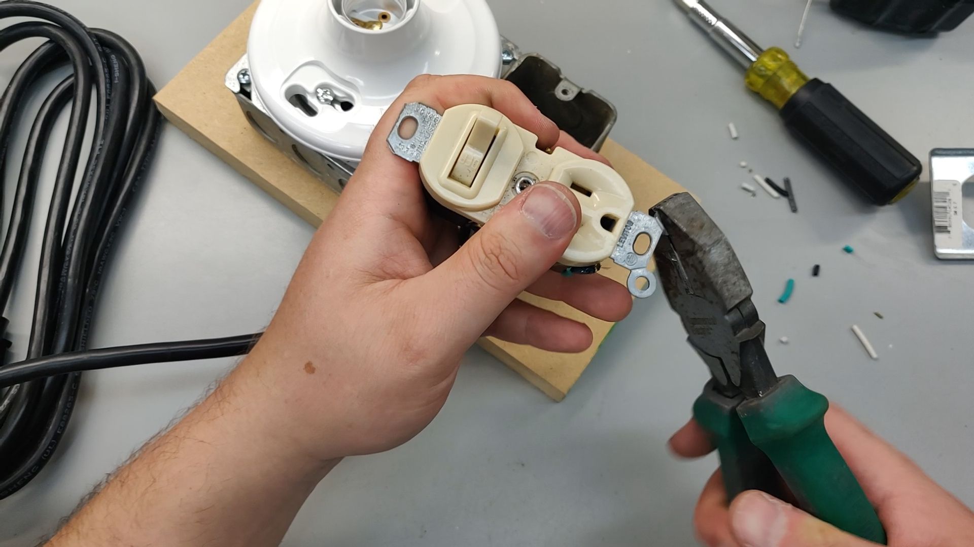 Light Bulb Current Limiter : 9 Steps (with Pictures) - Instructables