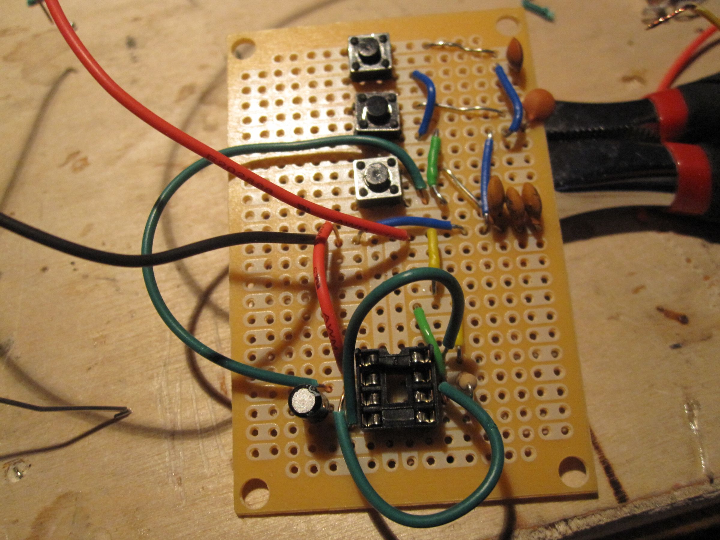 Synthesizer Using 555 : 5 Steps - Instructables