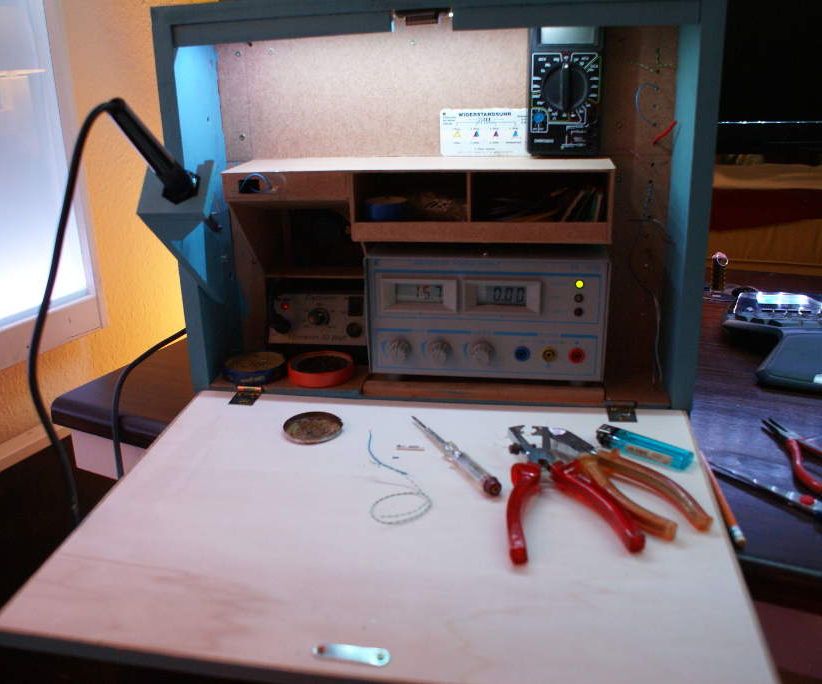 Portable EE Lab - Instructables
