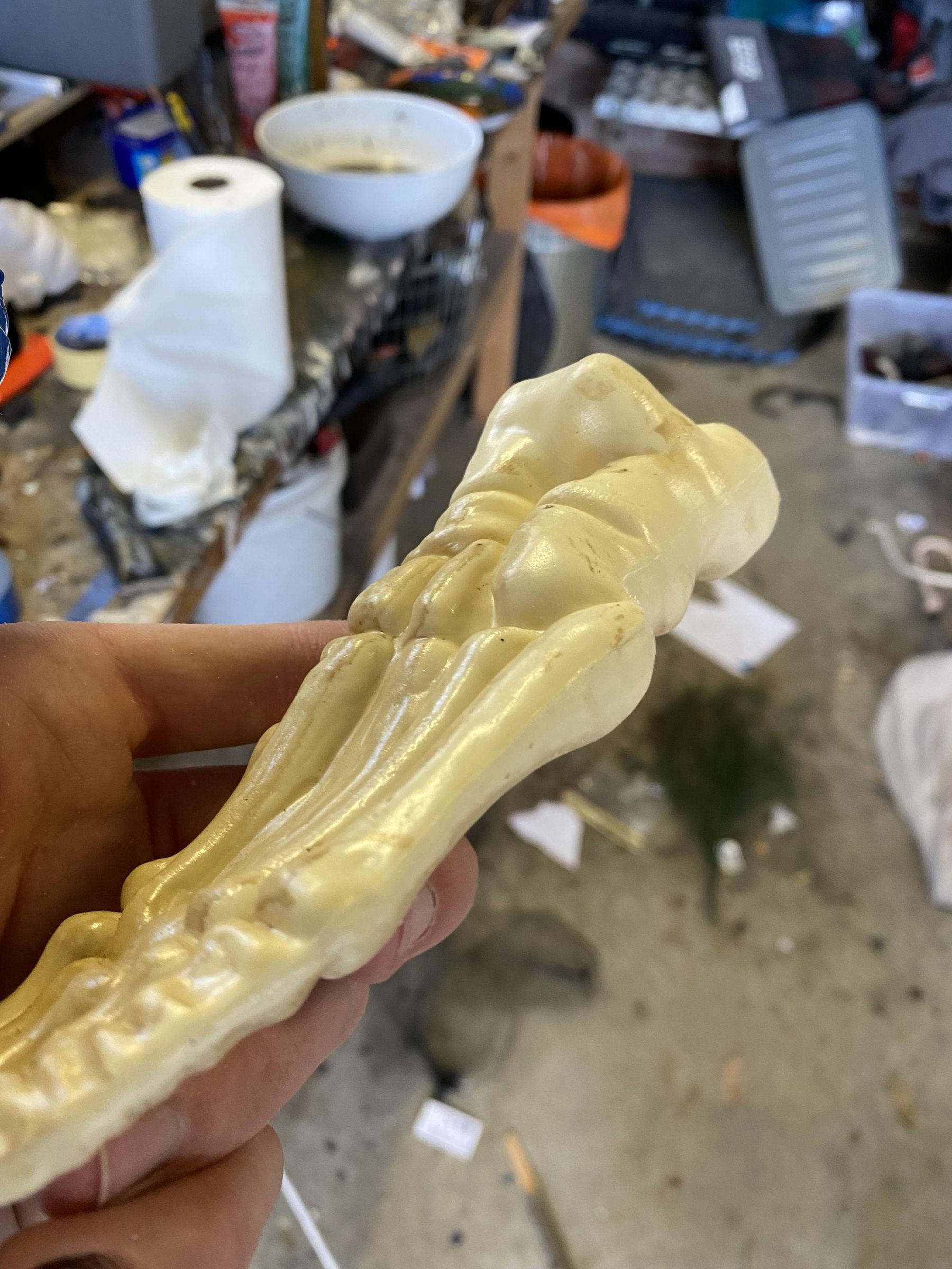 How to Turn a Dollar Store Skeleton Into a Realistic Prop Easily : 5 ...