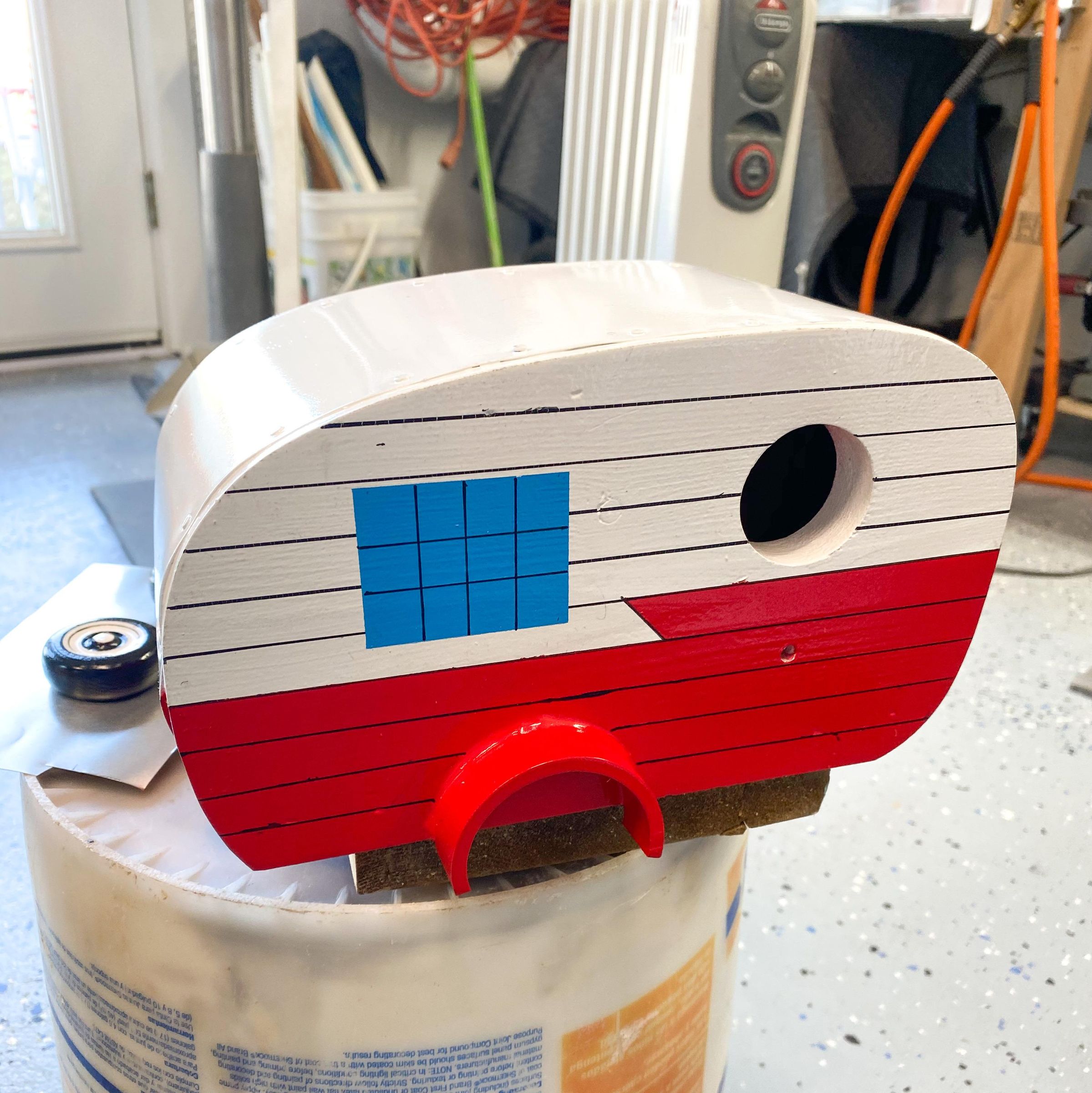 Vintage Camper Birdhouse : 8 Steps (with Pictures) - Instructables