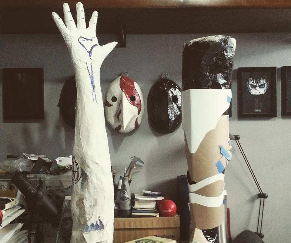 How To Make A Custom Dummy Hand Using Wire And Aluminium Paper For Less how-to-make-a-custom-dummy-hand-using-wire-and-aluminium-paper-for-less