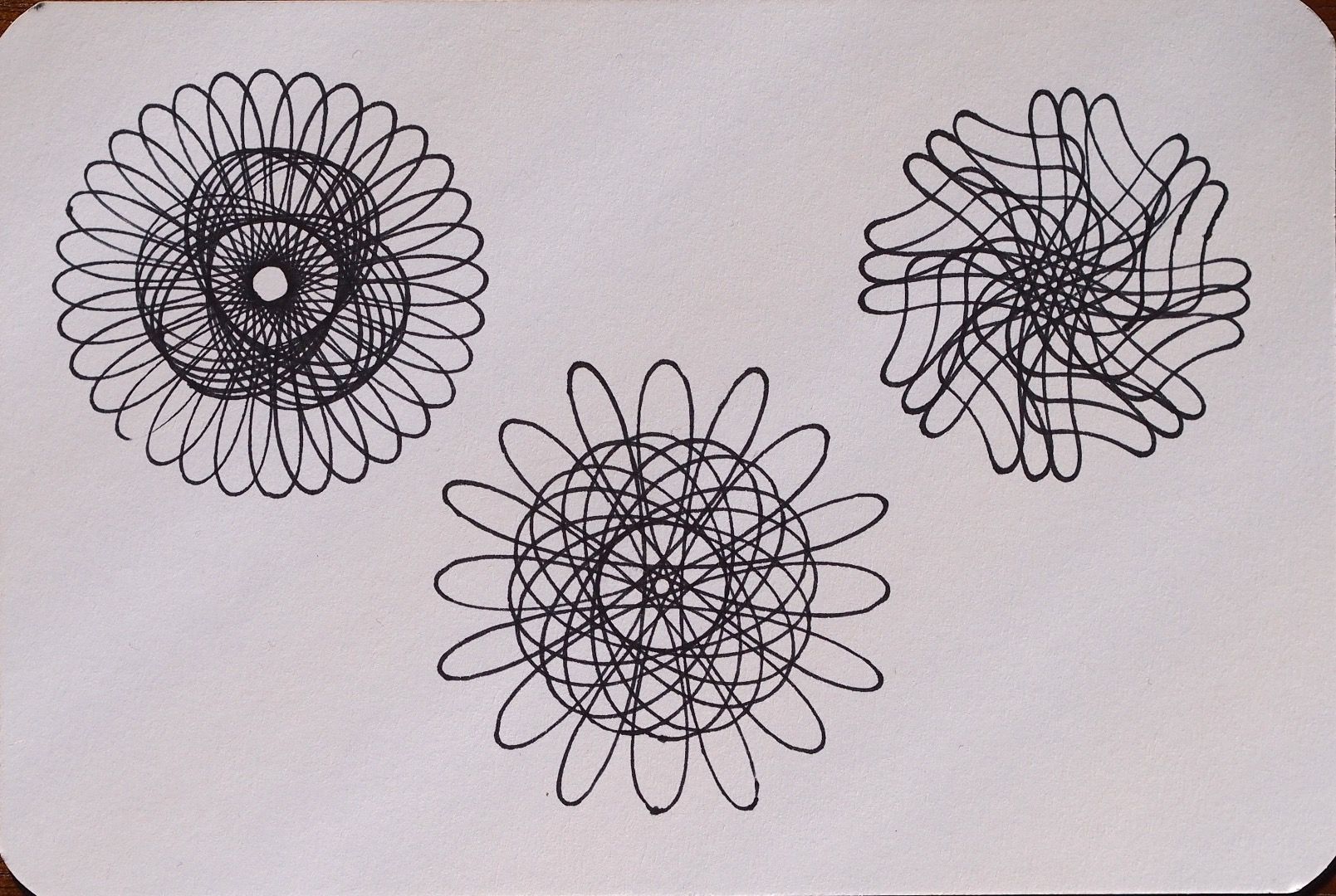 Spirograph Art Cards : 4 Steps (with Pictures) - Instructables