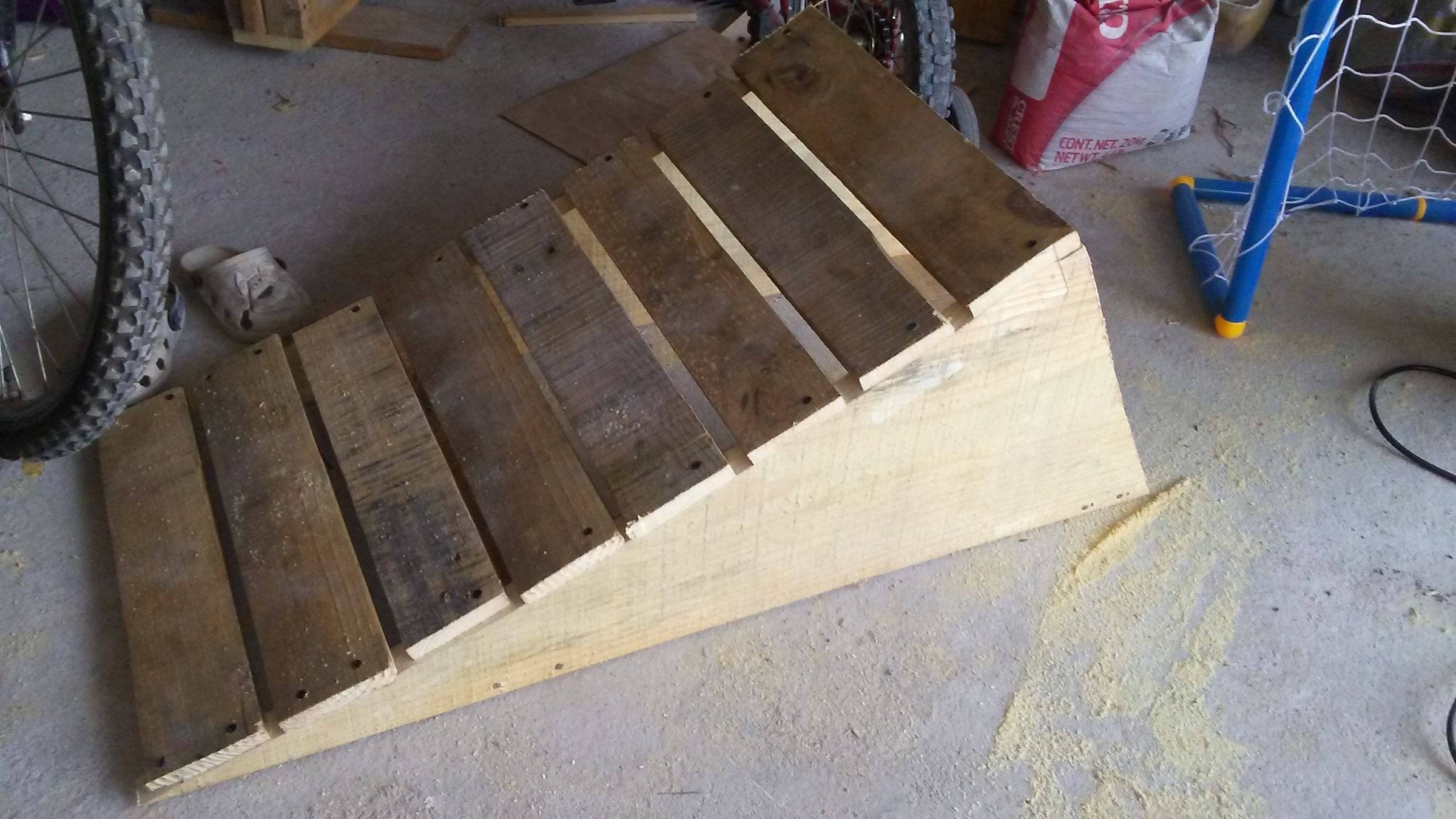 Kicker Ramp Made From Old Wooden Pallet : 7 Steps - Instructables
