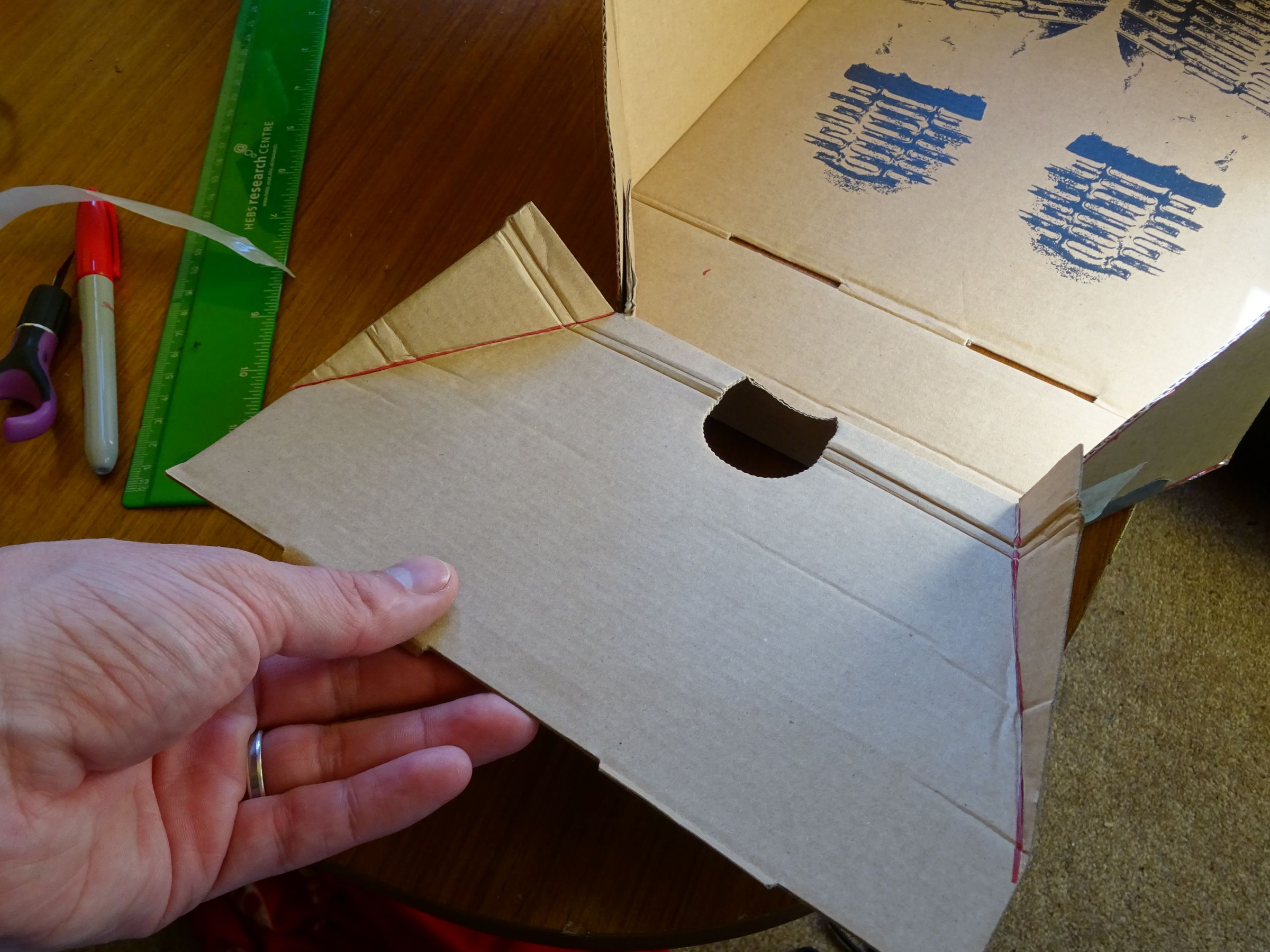 Shoe Box Spaceship : 9 Steps (with Pictures) - Instructables