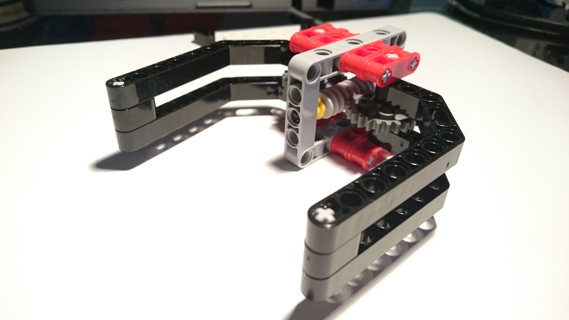 Simplest EV3 Robot Claw/Gripper : 16 Steps - Instructables