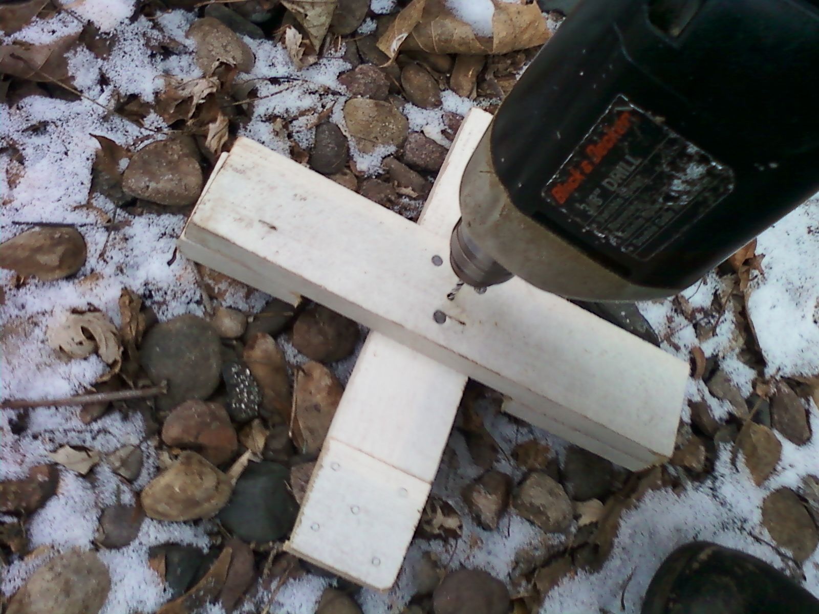 A Traditional Christmas Tree Stand in 3 Easy Steps--Charlie Brown Style ...