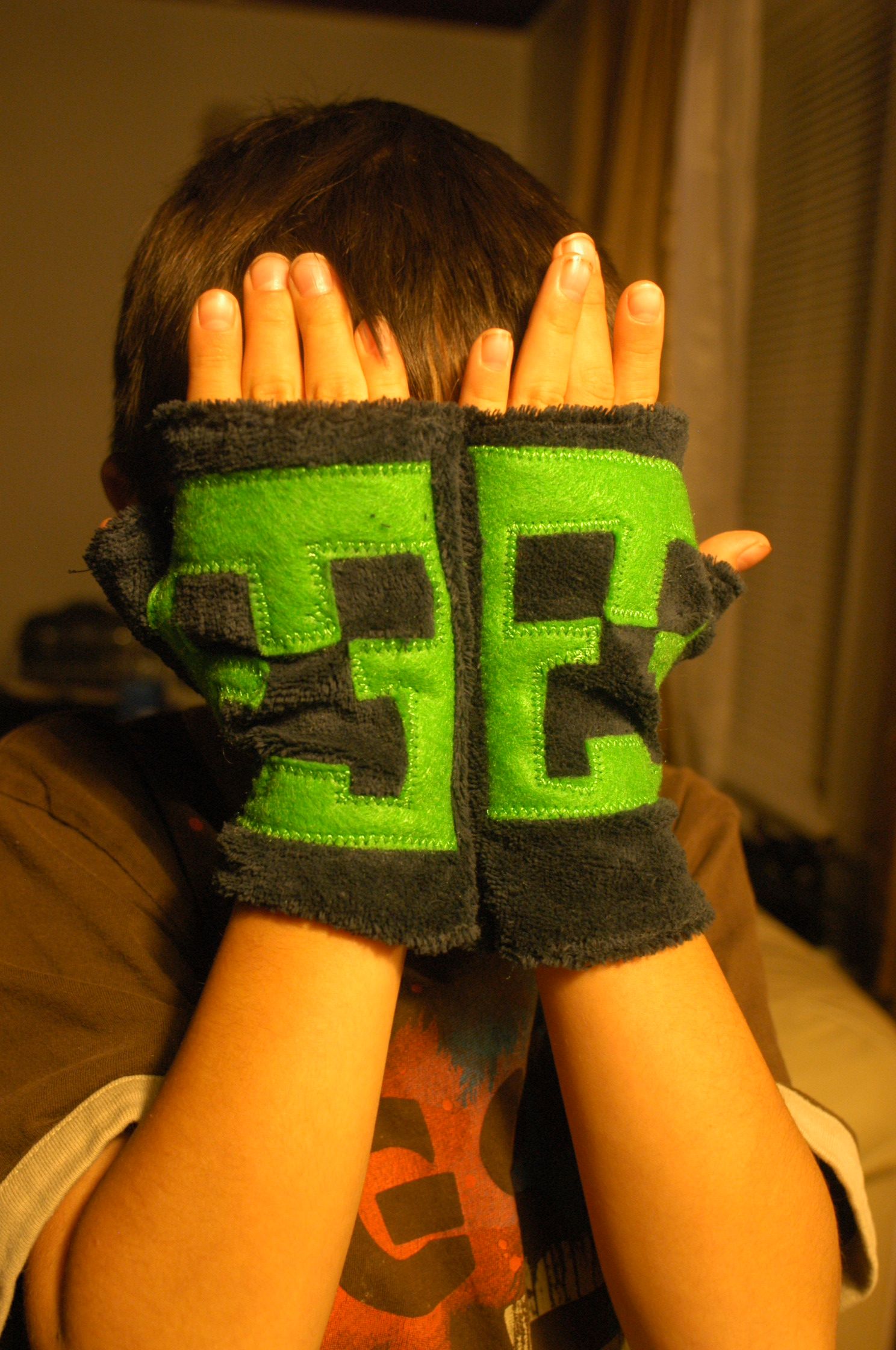 Minecraft Creeper Fingerless Gloves Pattern - Instructables