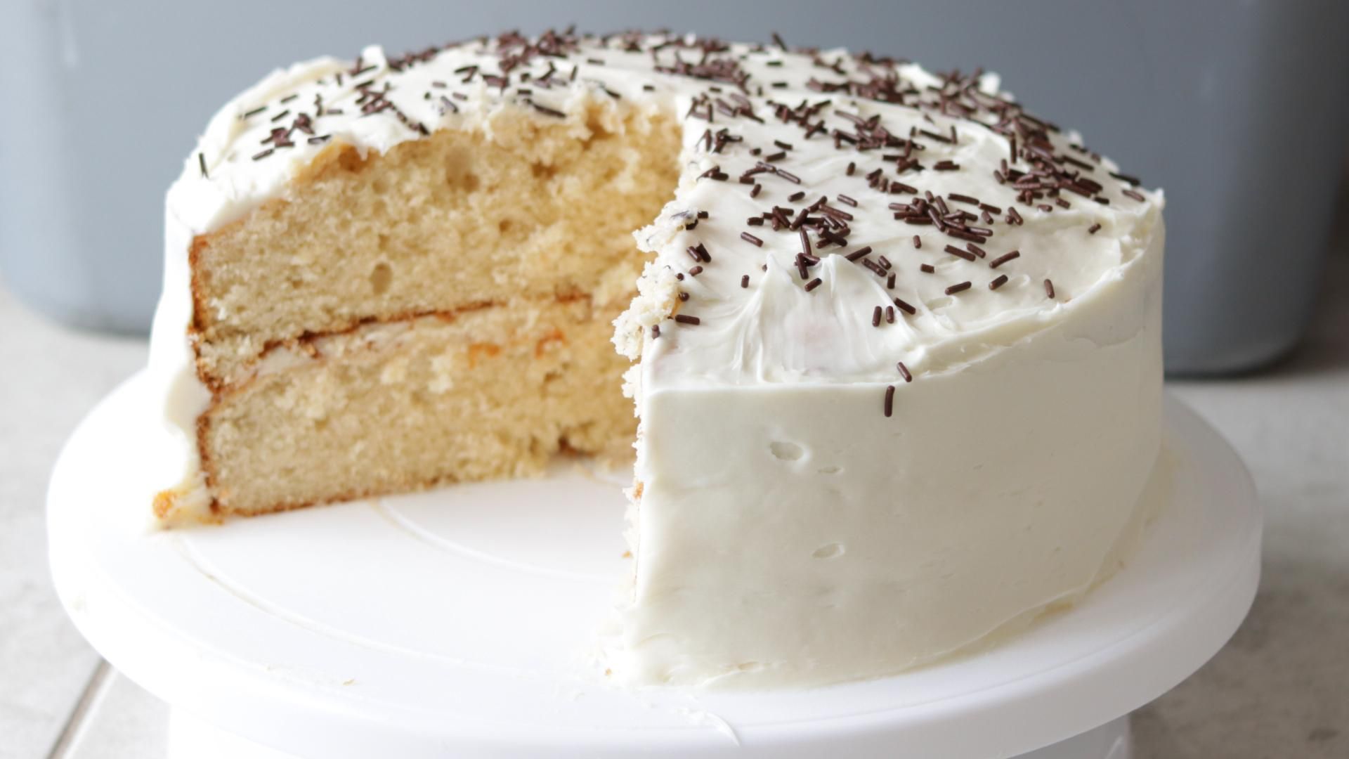 Easy Amazing Homemade Vanilla Cake : 8 Steps (with Pictures ...
