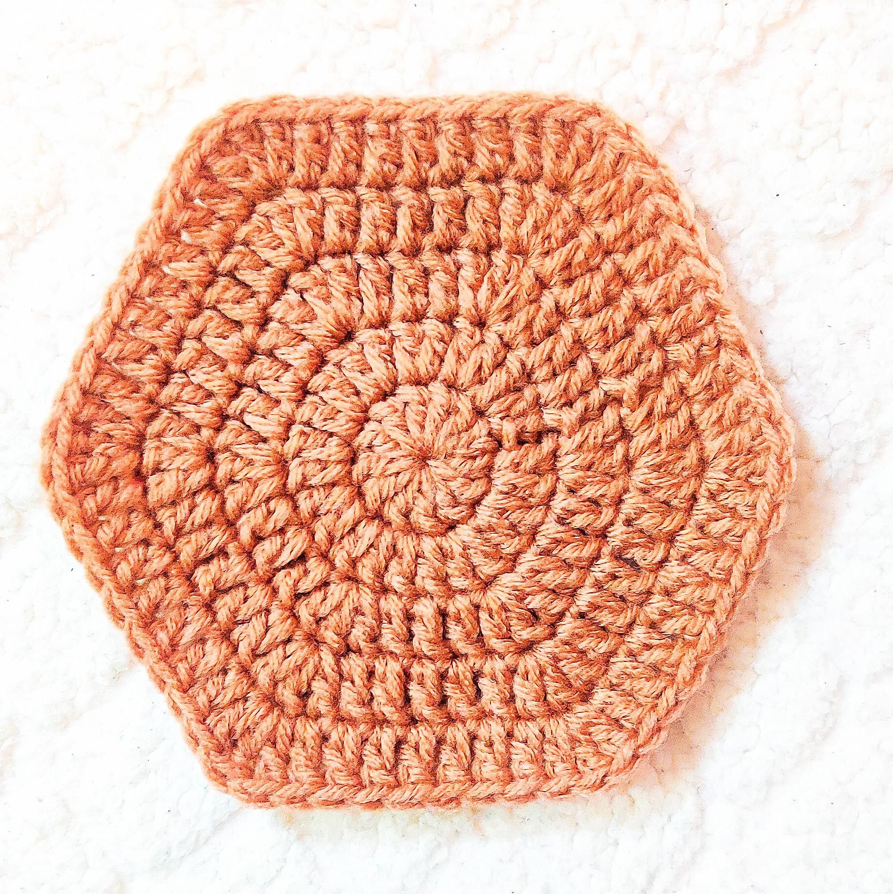 How to Make a Double Crochet Solid Hexagon Without Gaps : 6 Steps (with ...