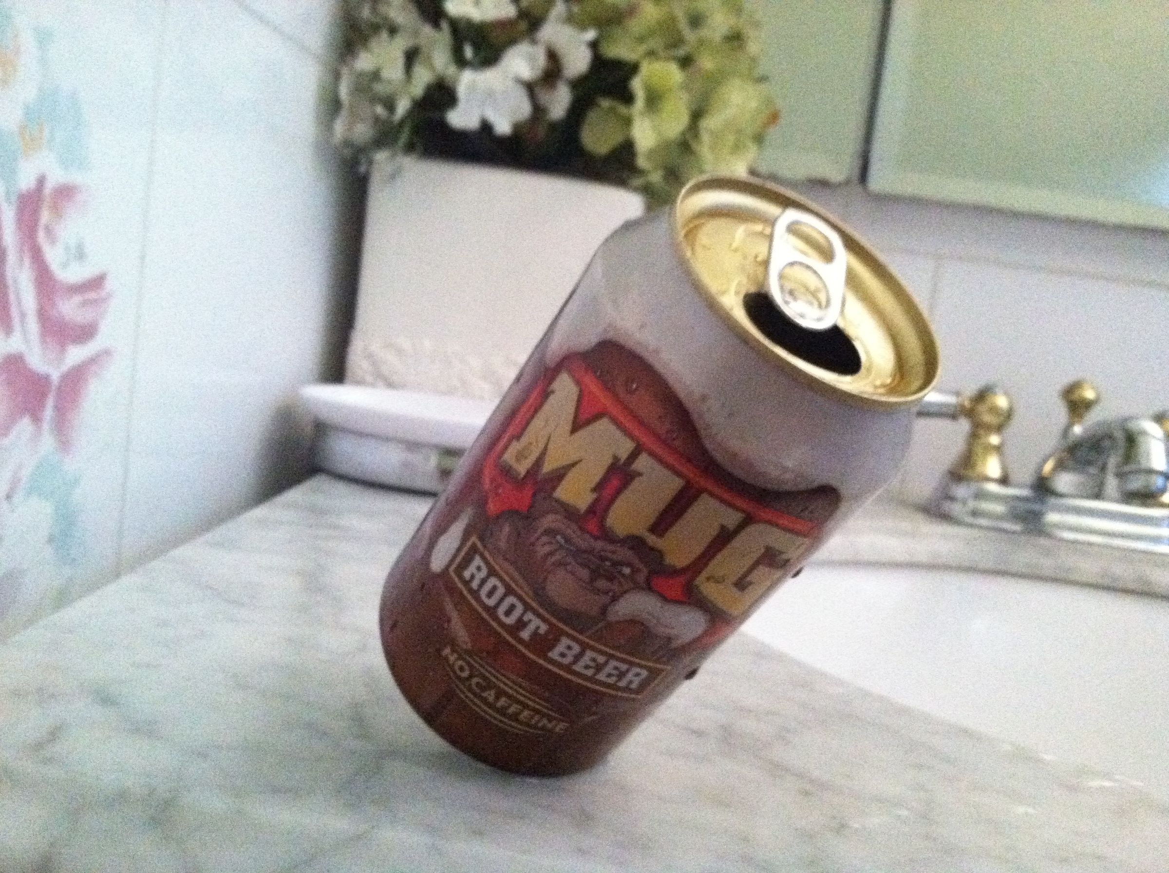 How to Balance a Soda Can on Its Edge : 4 Steps - Instructables