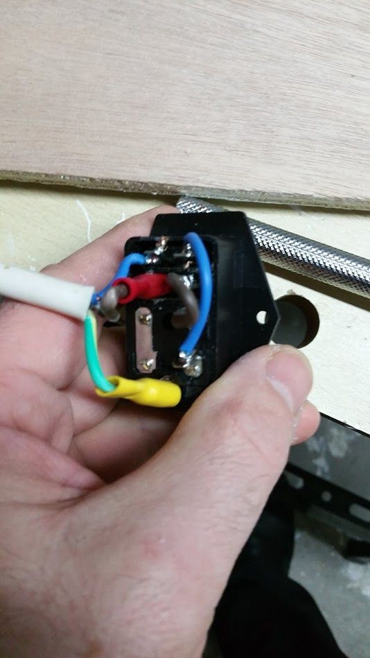 Wire Up a Fused AC Male Power Socket : 4 Steps (with Pictures ...