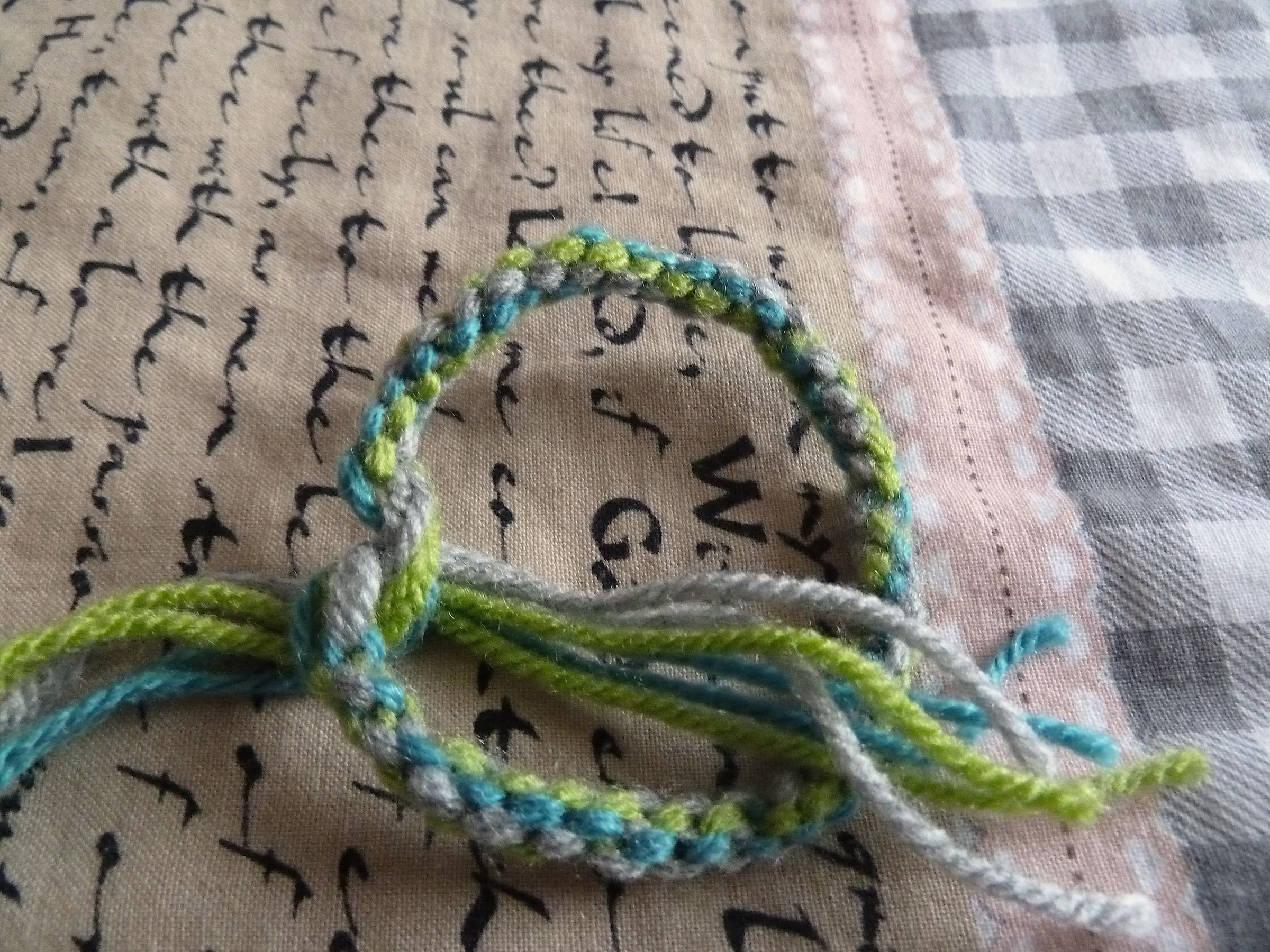 Scoubidou Bracelet : 6 Steps (with Pictures) - Instructables