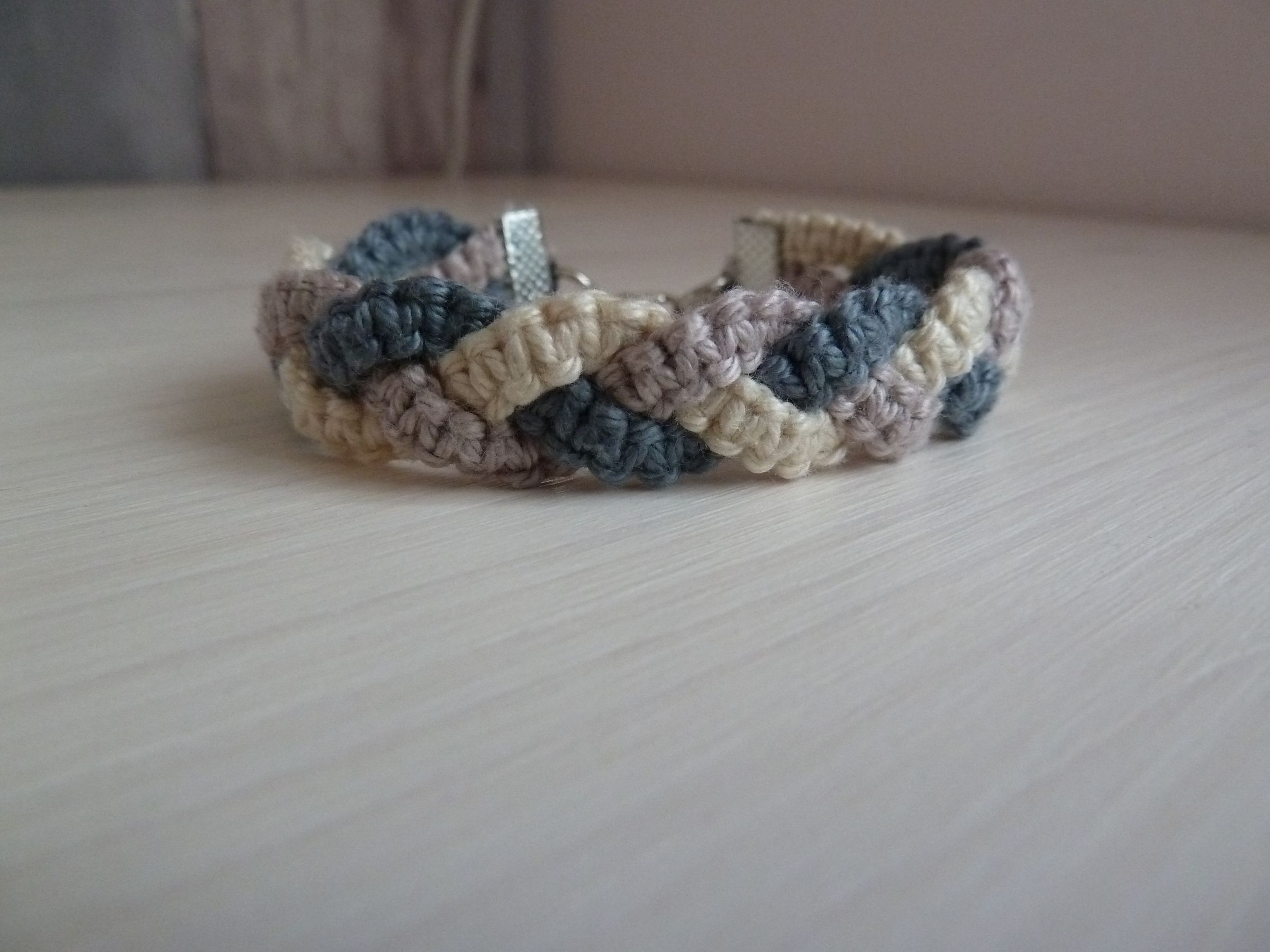 Braided Macrame Bracelet : 14 Steps (with Pictures) - Instructables