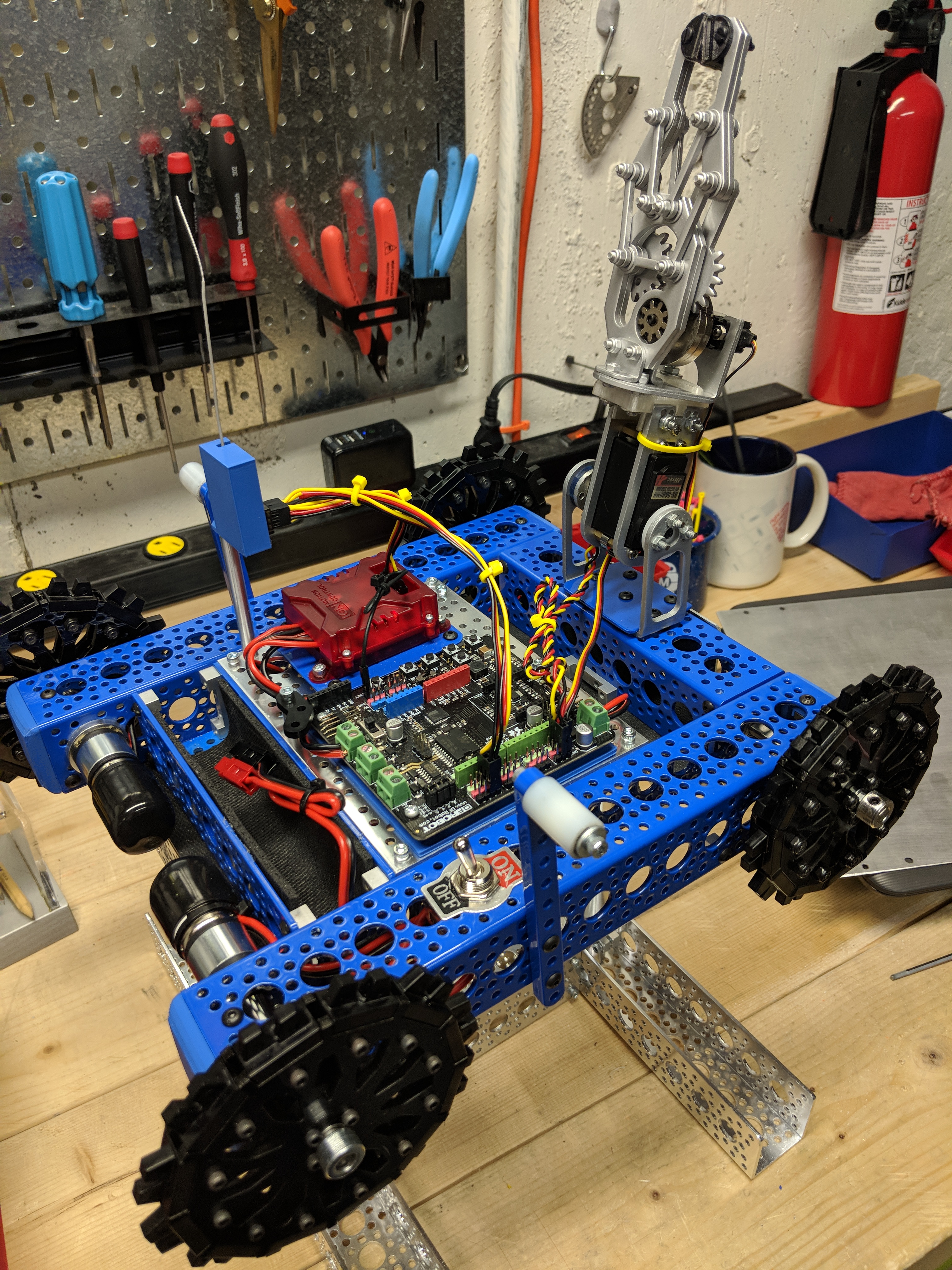 Trackbot Mk V : 8 Steps (with Pictures) - Instructables