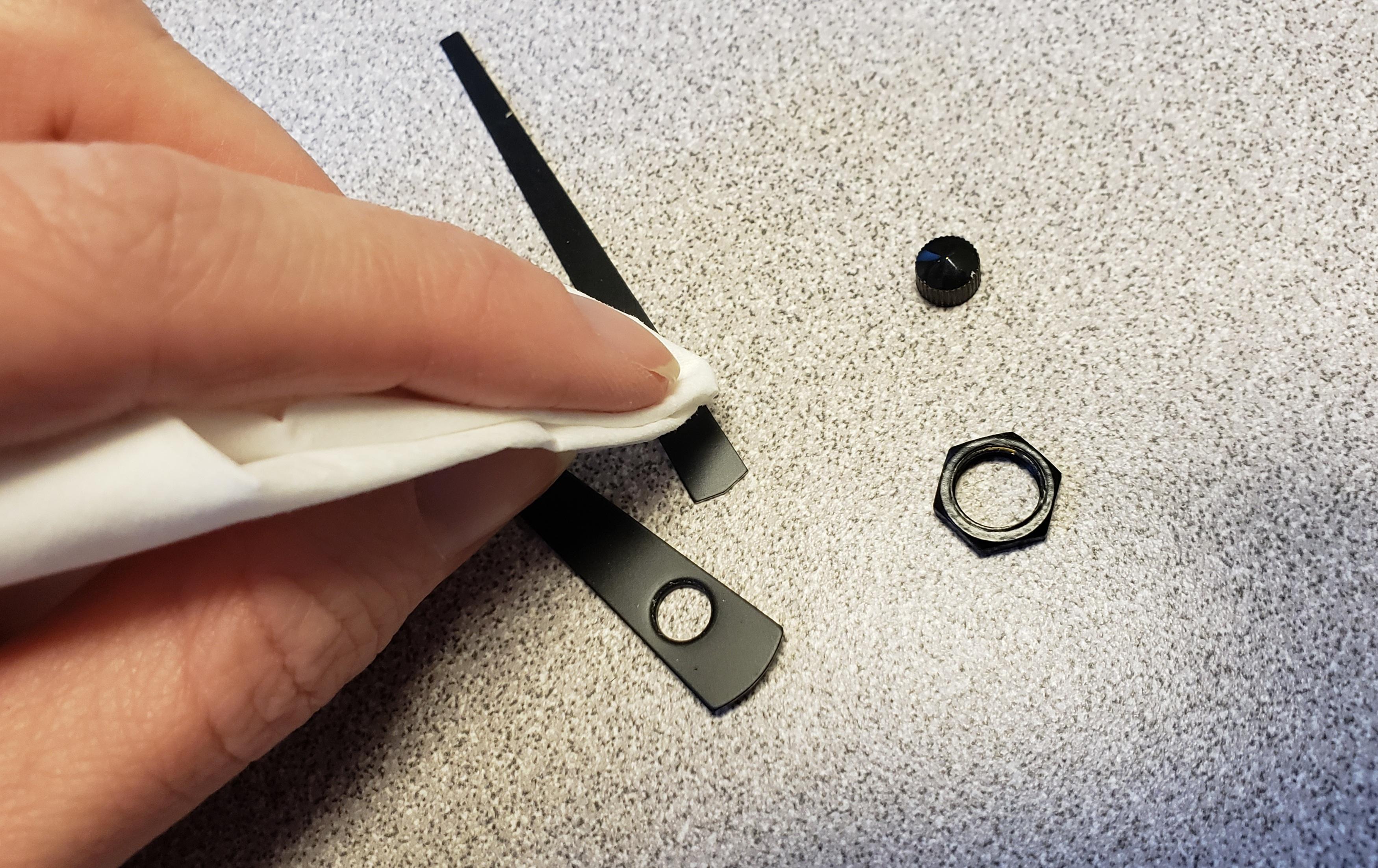 How to Fix a Clock That Loses Time : 3 Steps (with Pictures ...