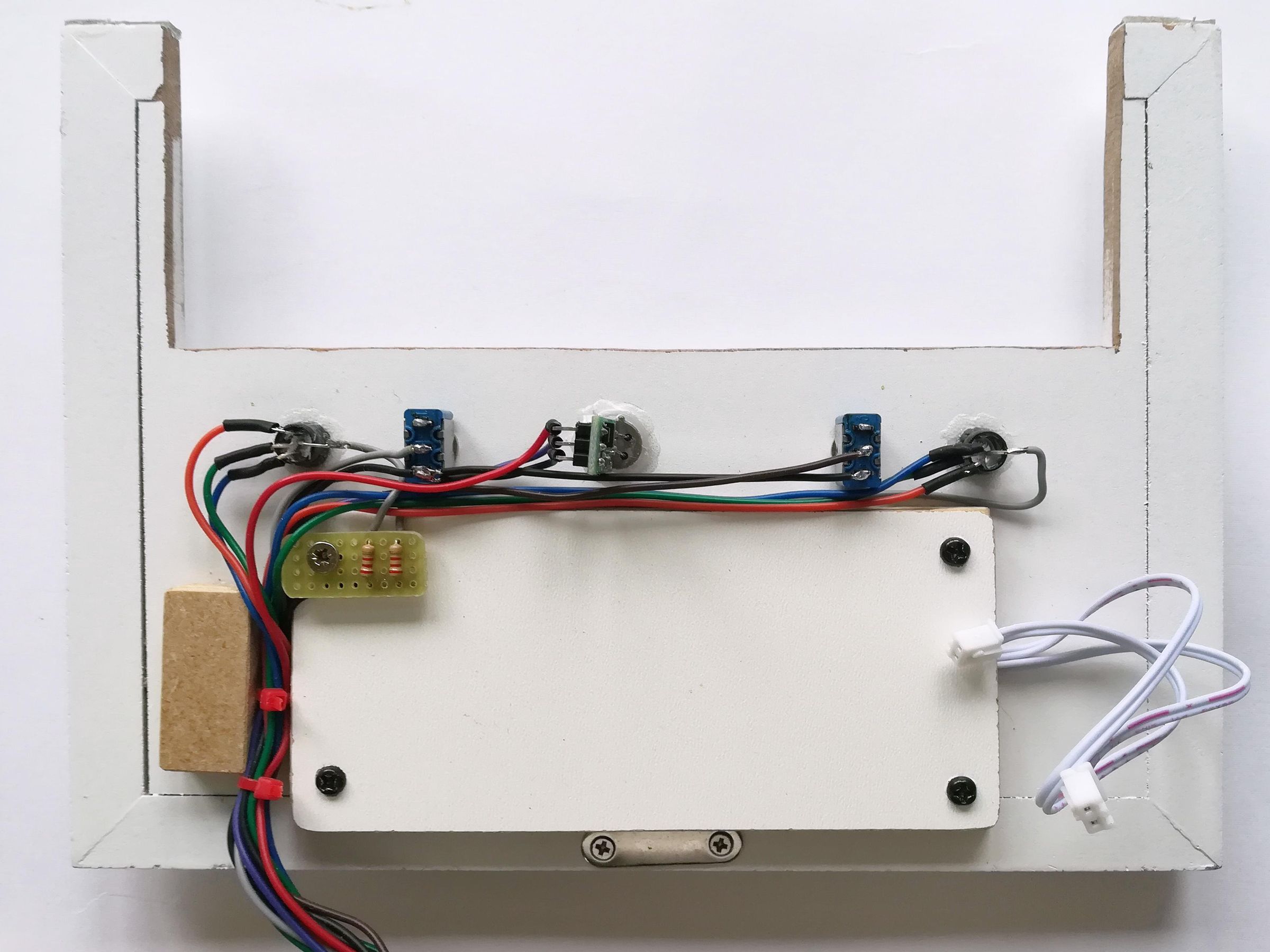 Useless Box With an Attitude : 8 Steps (with Pictures) - Instructables