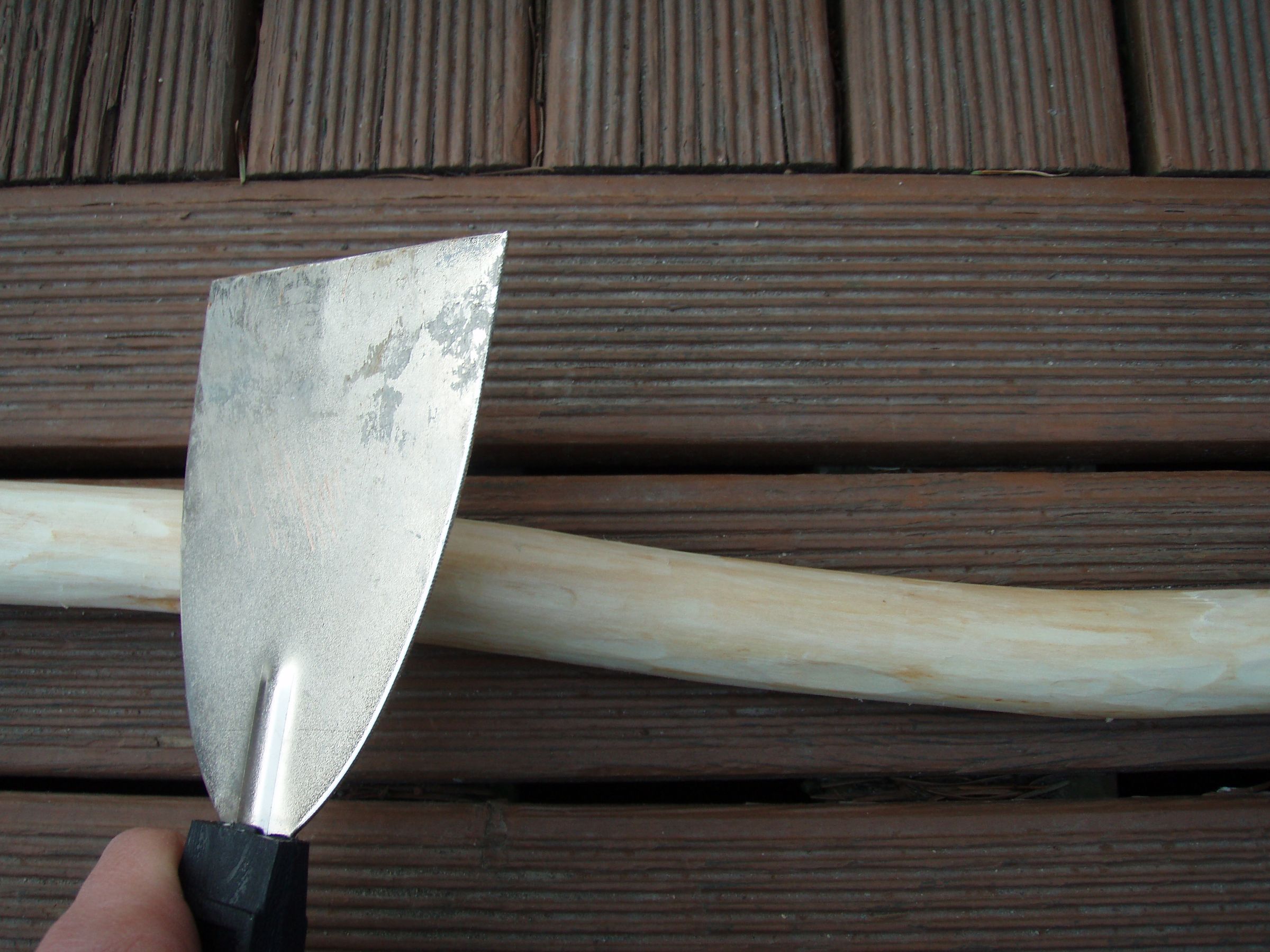 Carve a Staff / Walking Stick : 16 Steps (with Pictures) - Instructables
