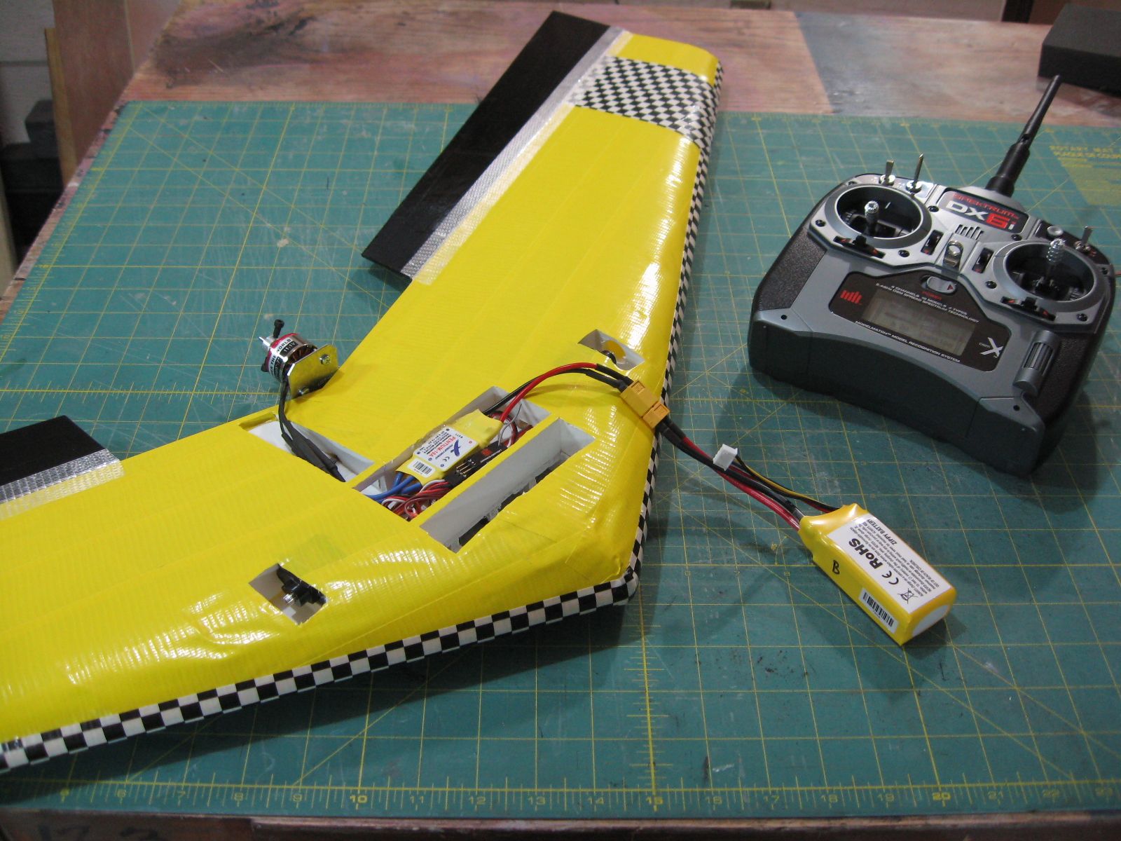 Duct Tape R/C Plane : 11 Steps (with Pictures) - Instructables