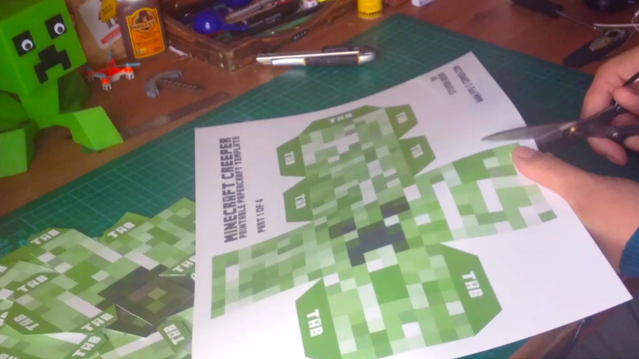 Making a Large Creeper Using Papercraft : 4 Steps - Instructables