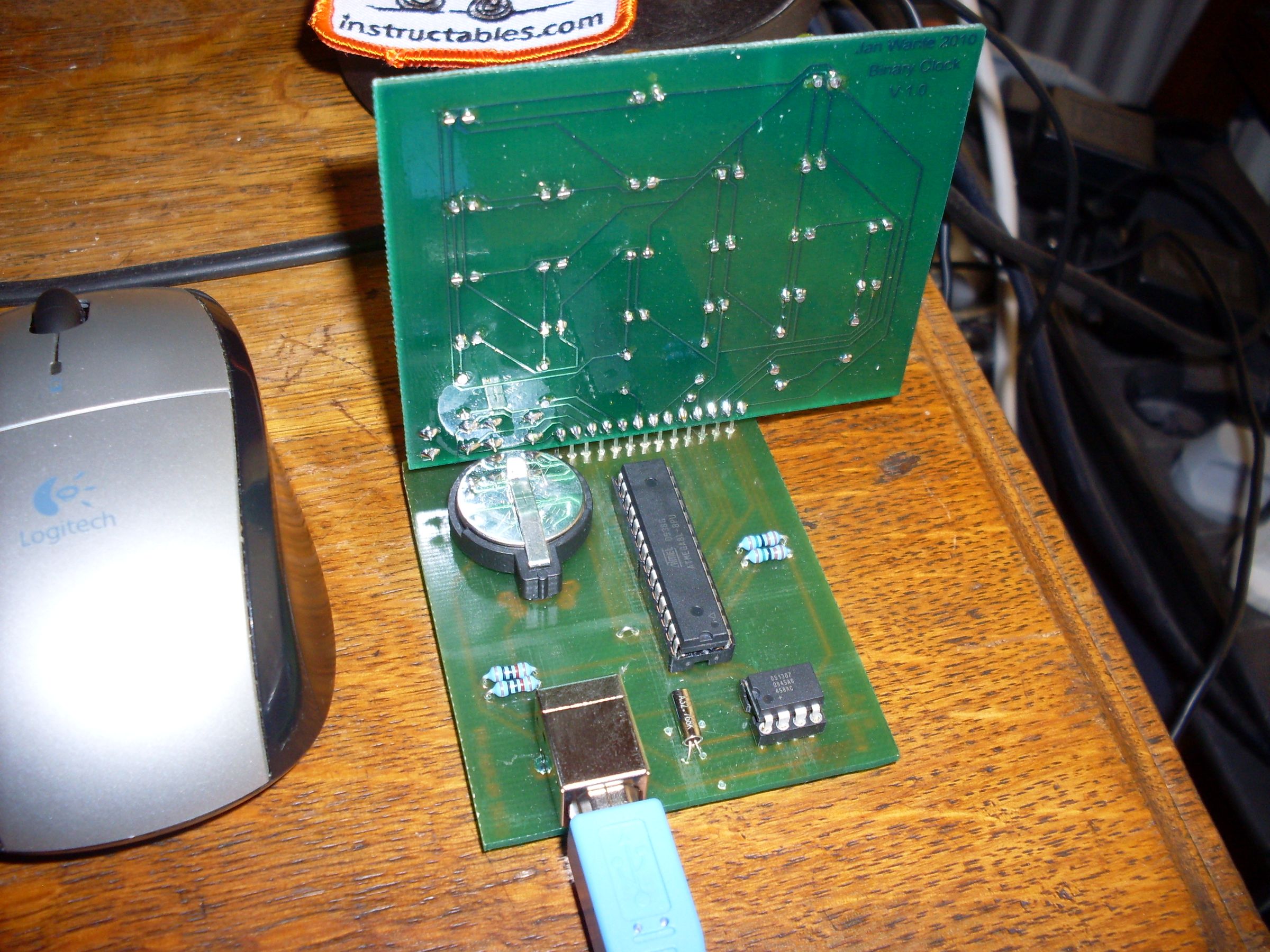 A Simple USB-powered Binary Clock : 3 Steps - Instructables