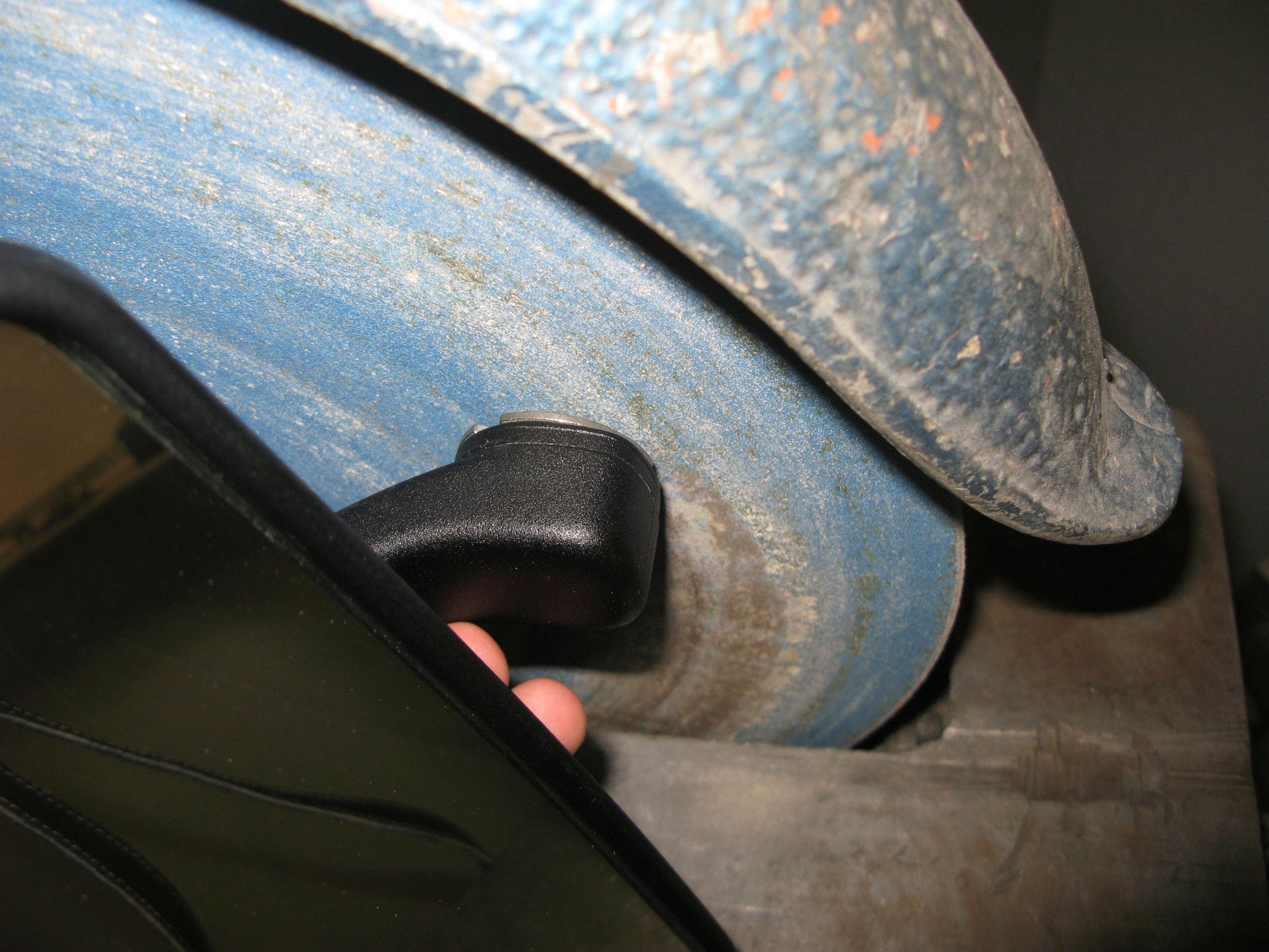 Reattaching Rear Vew Mirror to the Windshield : 10 Steps (with Pictures ...