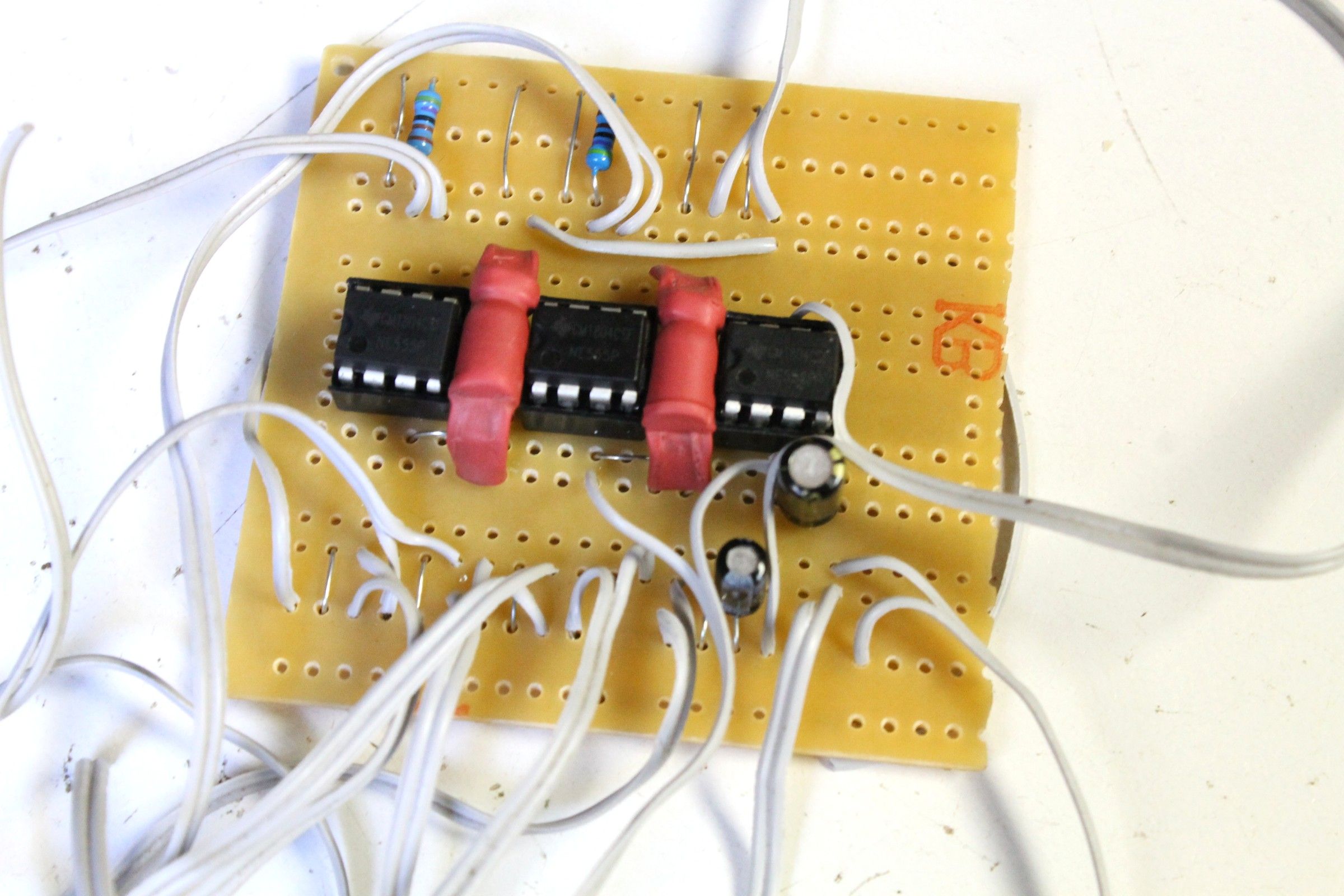 Fizzle Loop Synth V3 (555 Timer) : 11 Steps (with Pictures) - Instructables
