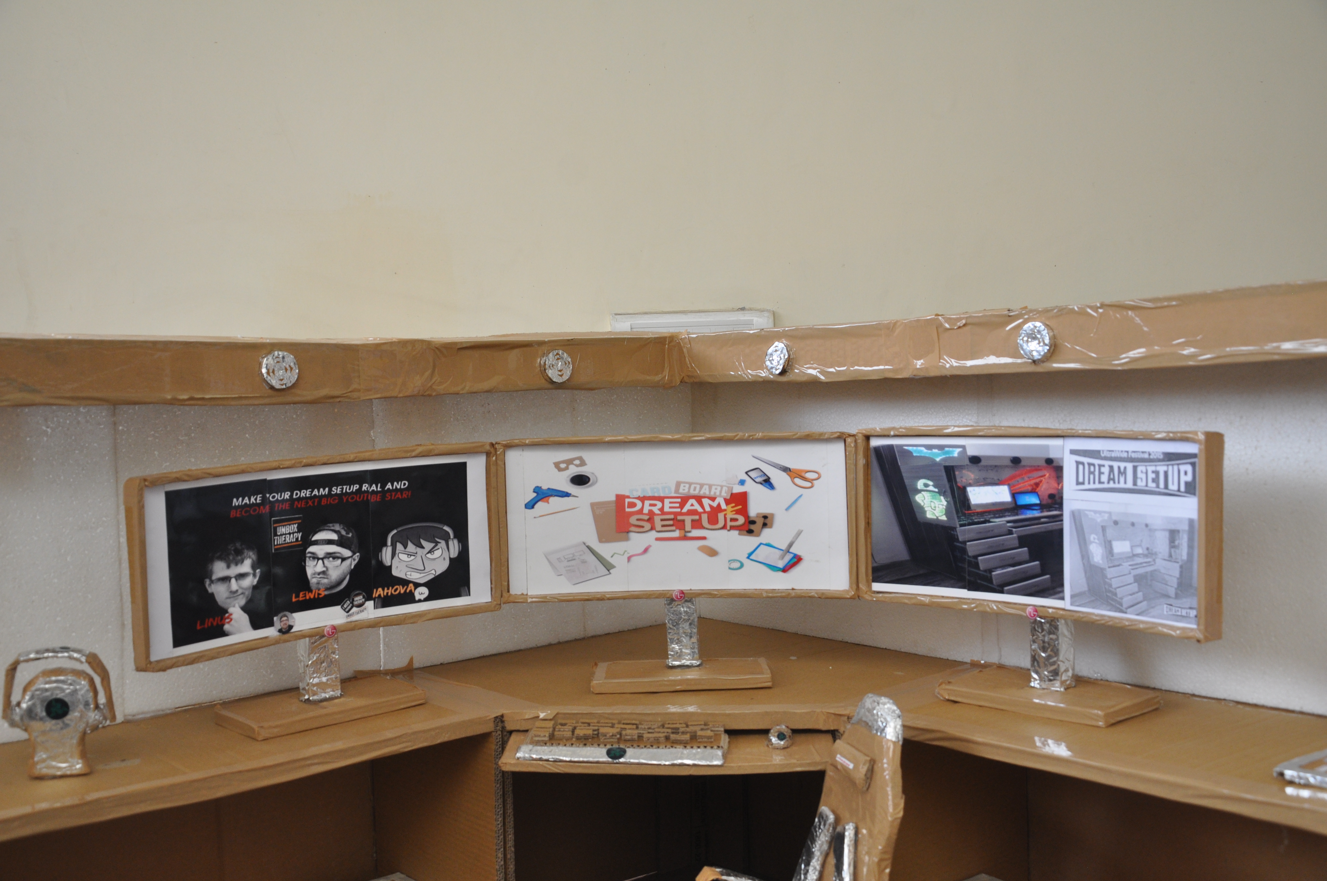 Cardboad Computer Desk : 5 Steps (with Pictures) - Instructables