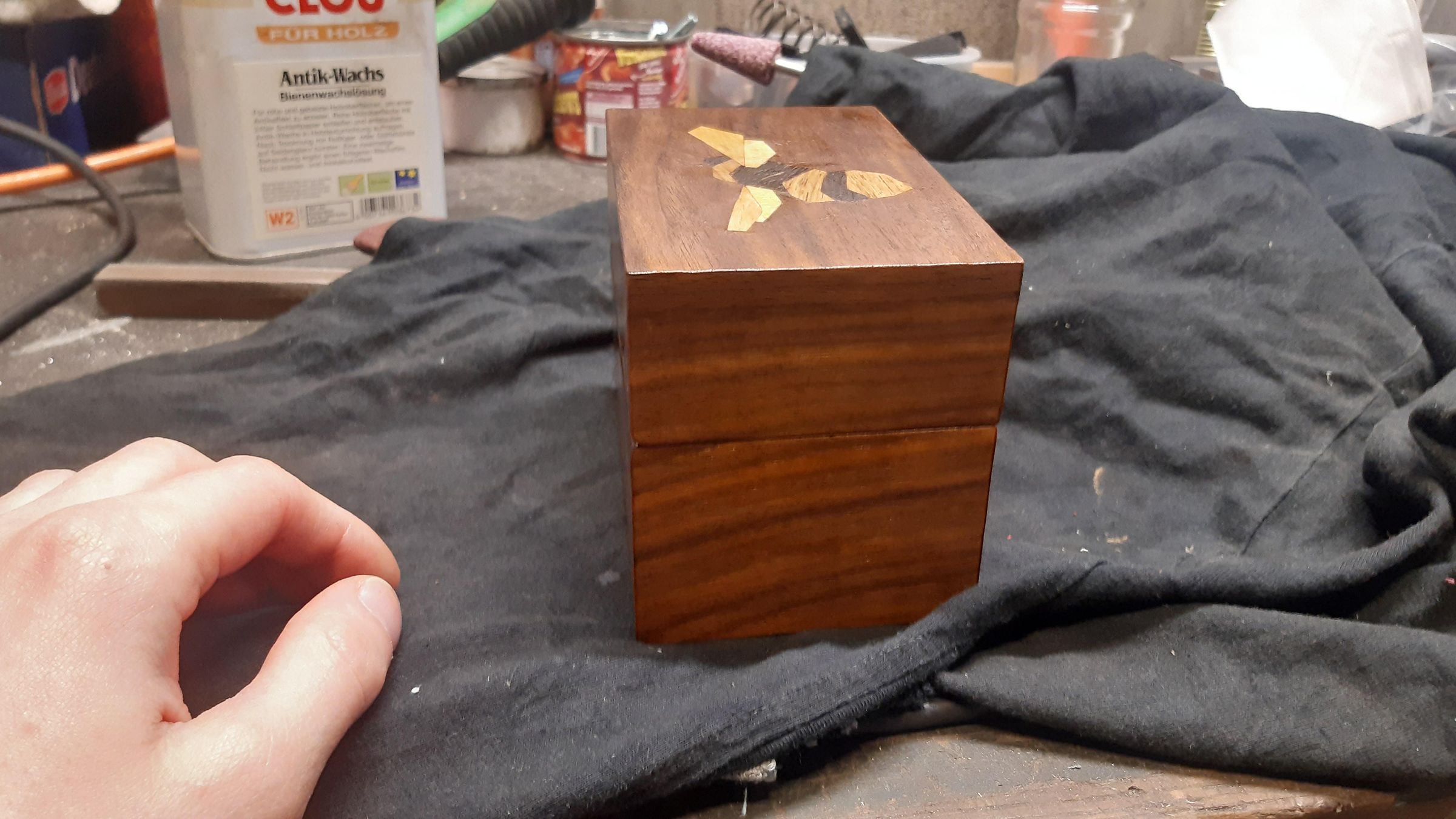 Truely Invisible Hinged Box With Bumblebee Topping : 8 Steps (with ...