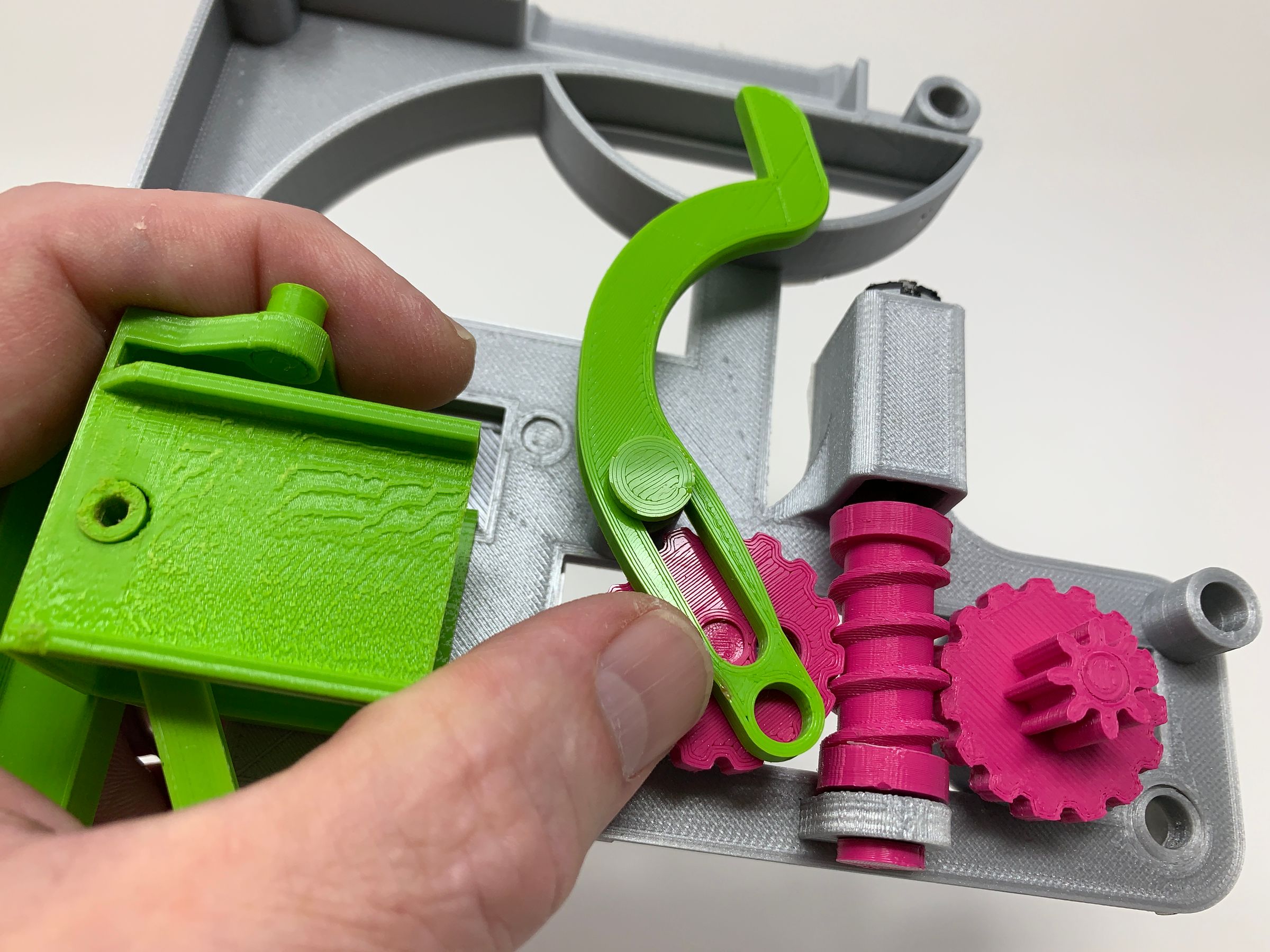 Pink and Green Domino Machine II : 5 Steps (with Pictures) - Instructables