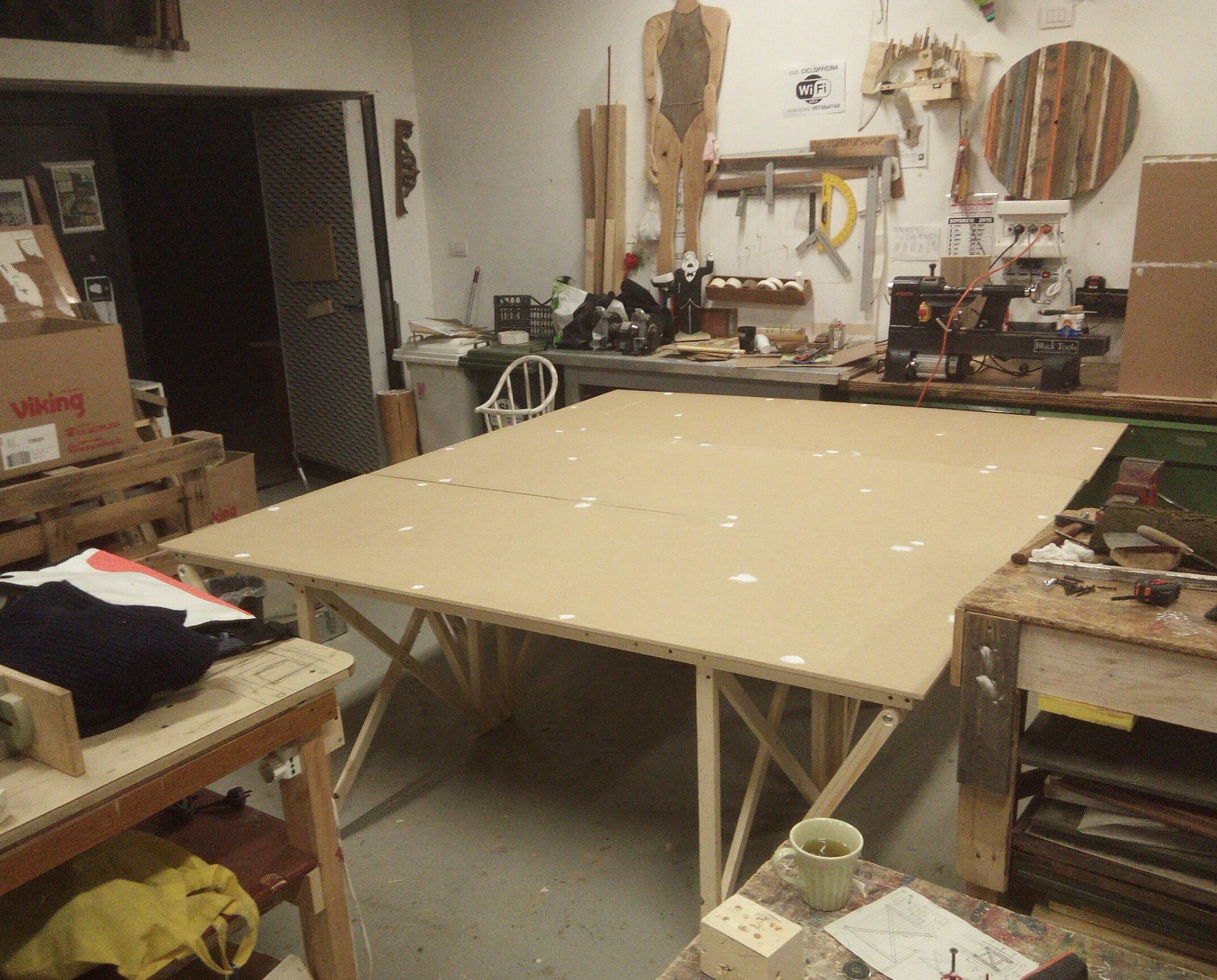 A Folding and Steady Work Bench : 10 Steps (with Pictures) - Instructables