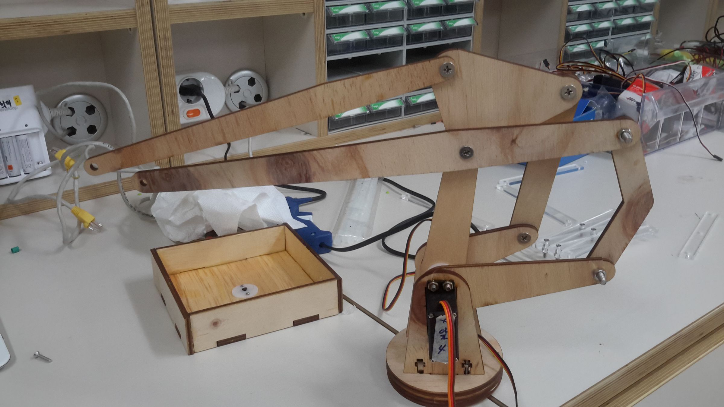 Robot Arm for Laser Cut : 9 Steps - Instructables