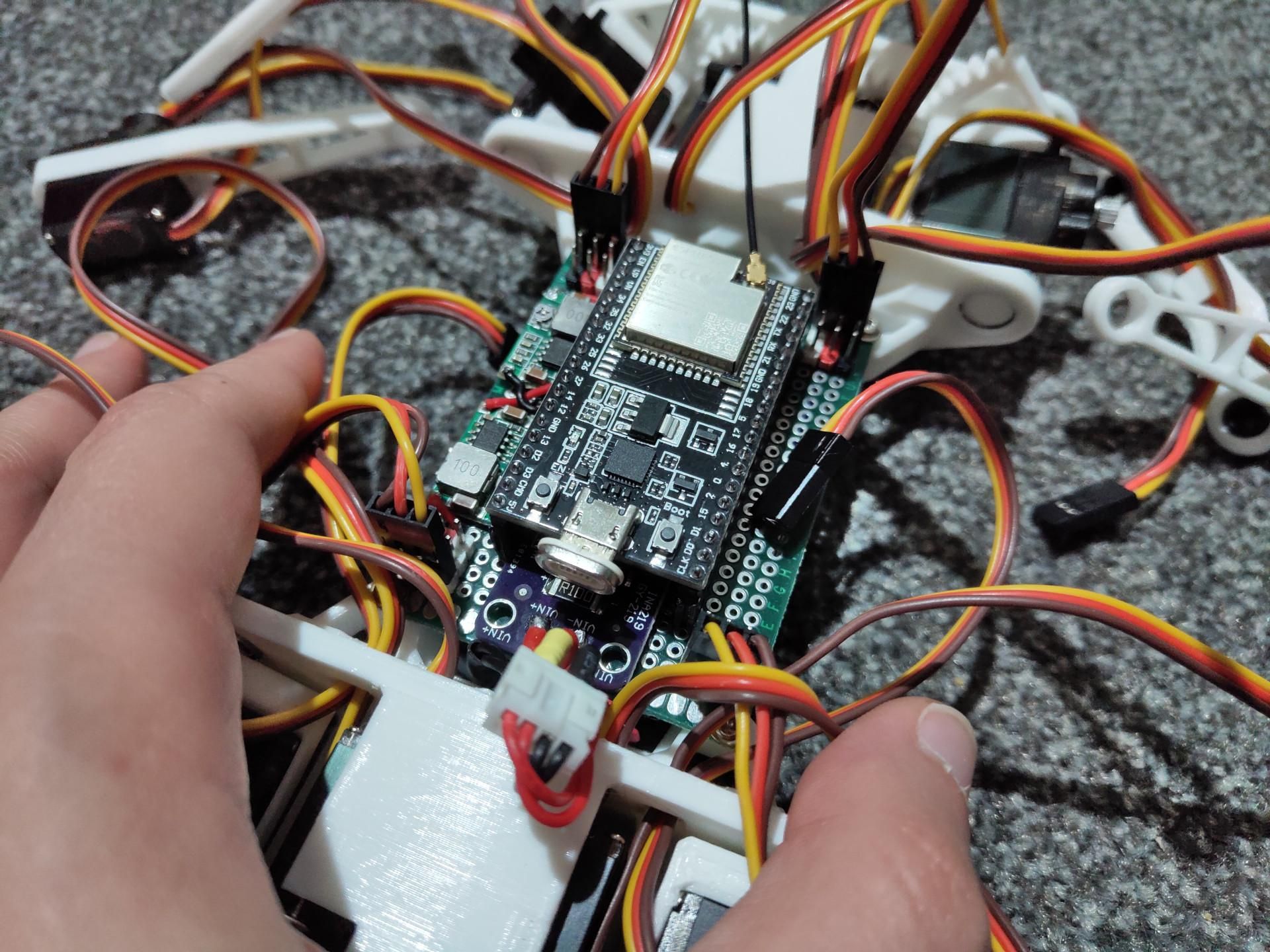 ESP32 Small Robot Dog (closed) : 7 Steps (with Pictures) - Instructables