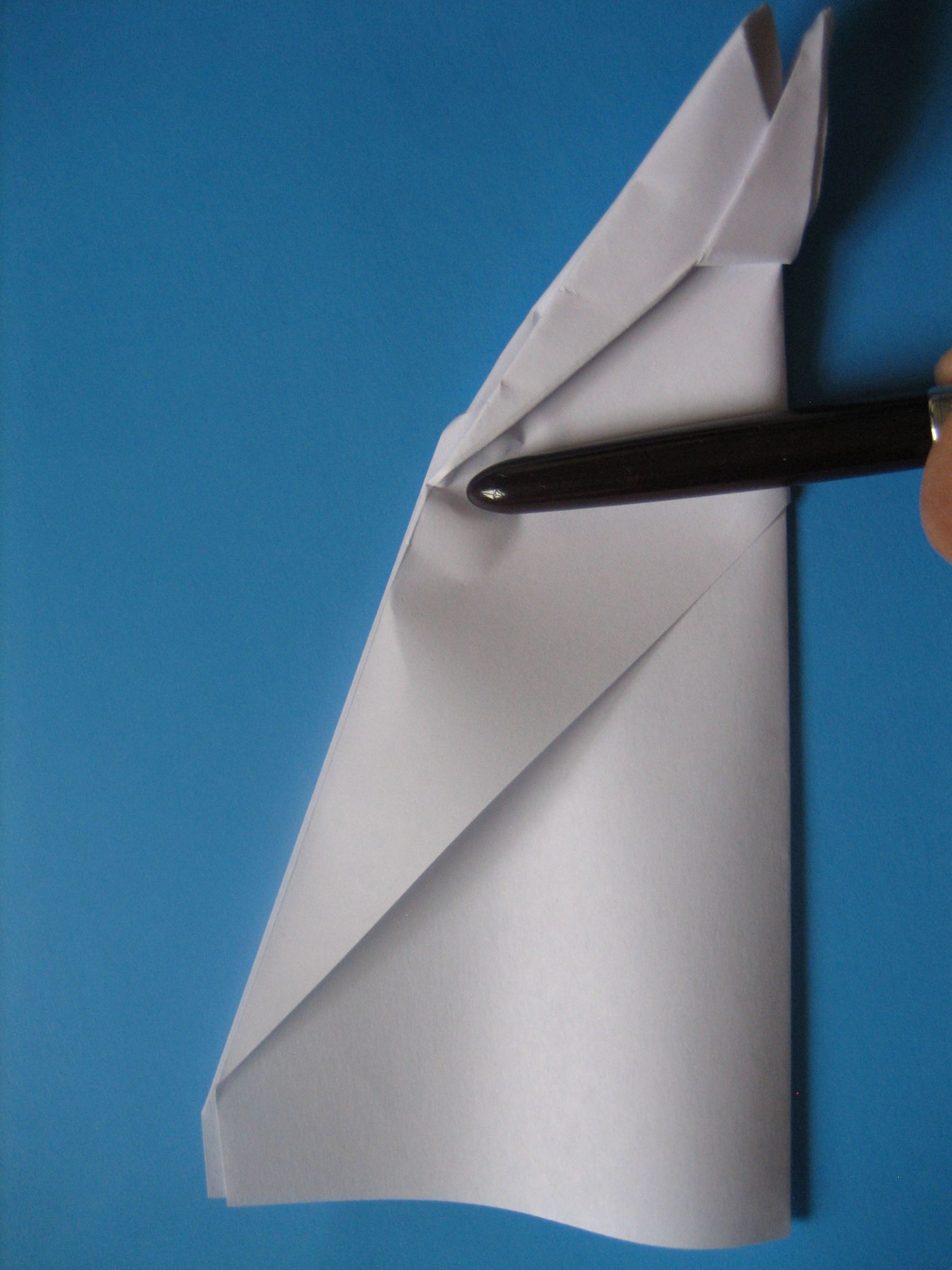 World's Best Paper Airplane (The Eagle Eye) : 9 Steps - Instructables