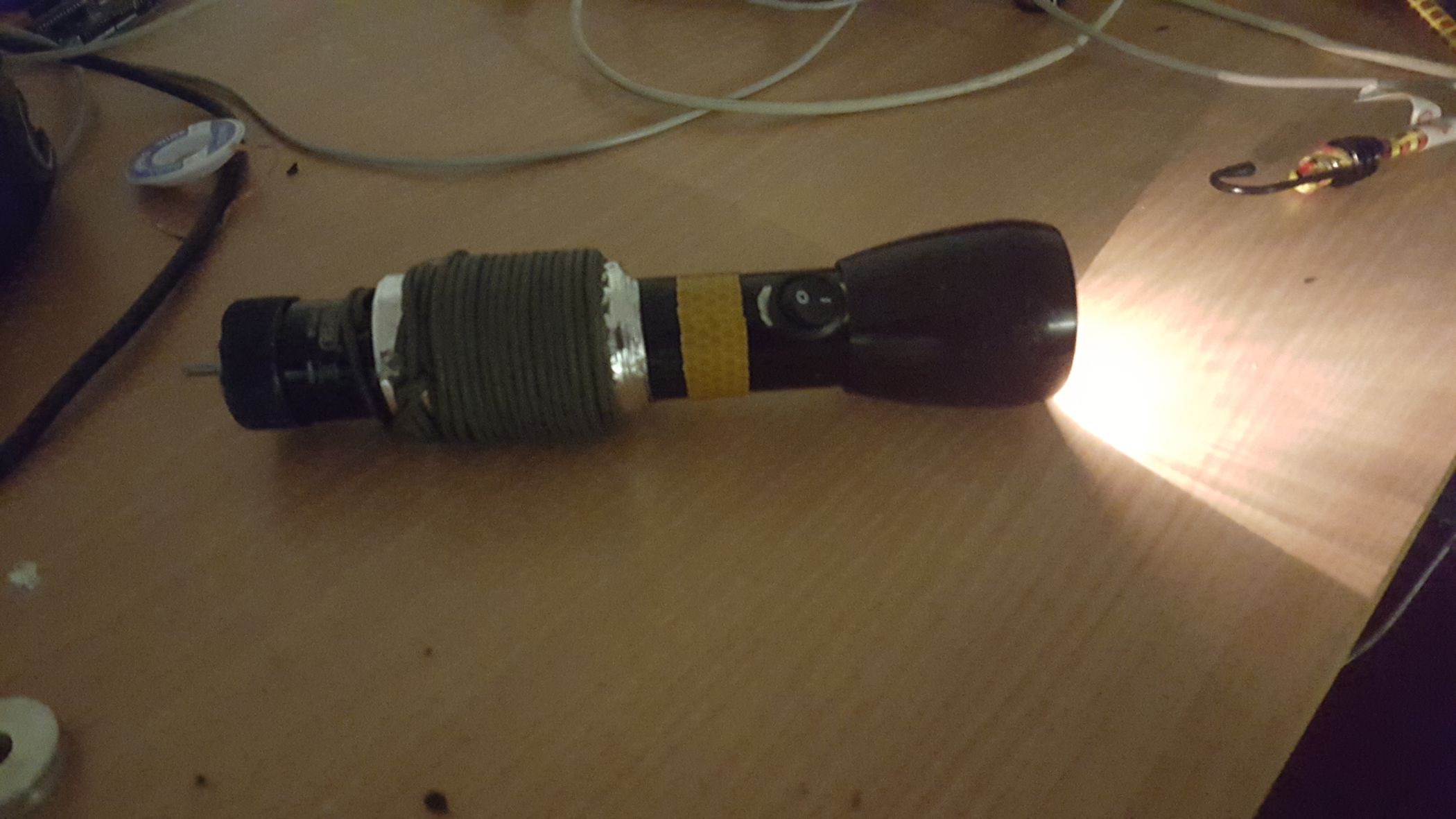 Emergency Flashlight : 6 Steps - Instructables