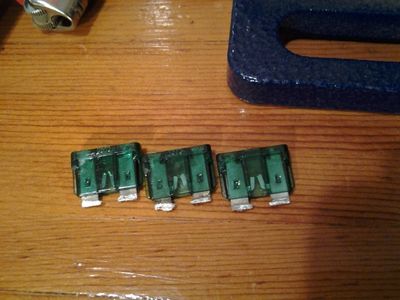 Replacing Fuses - Power Inverter : 5 Steps - Instructables