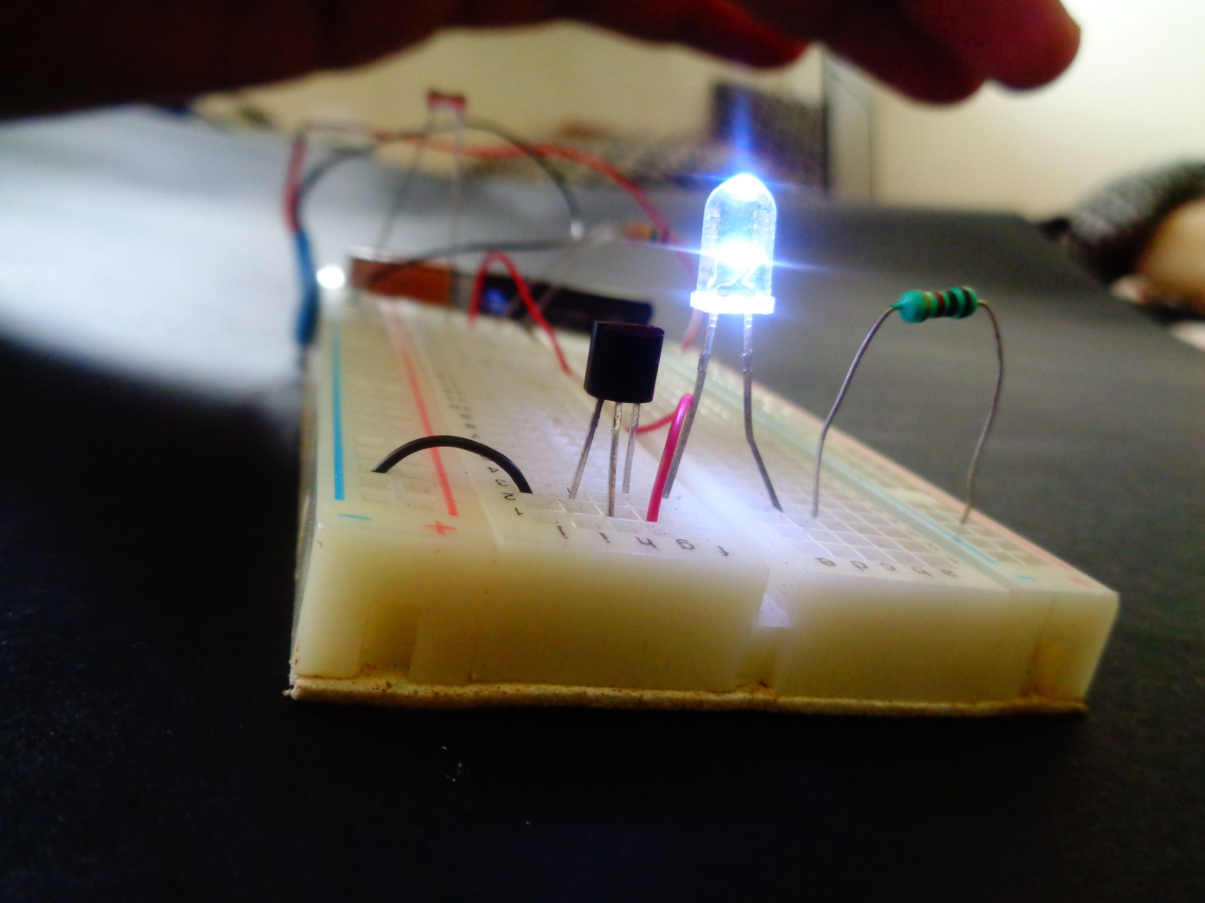 How to Make LDR Darkness Sensor Circuit Simple DIY : 7 Steps - Instructables