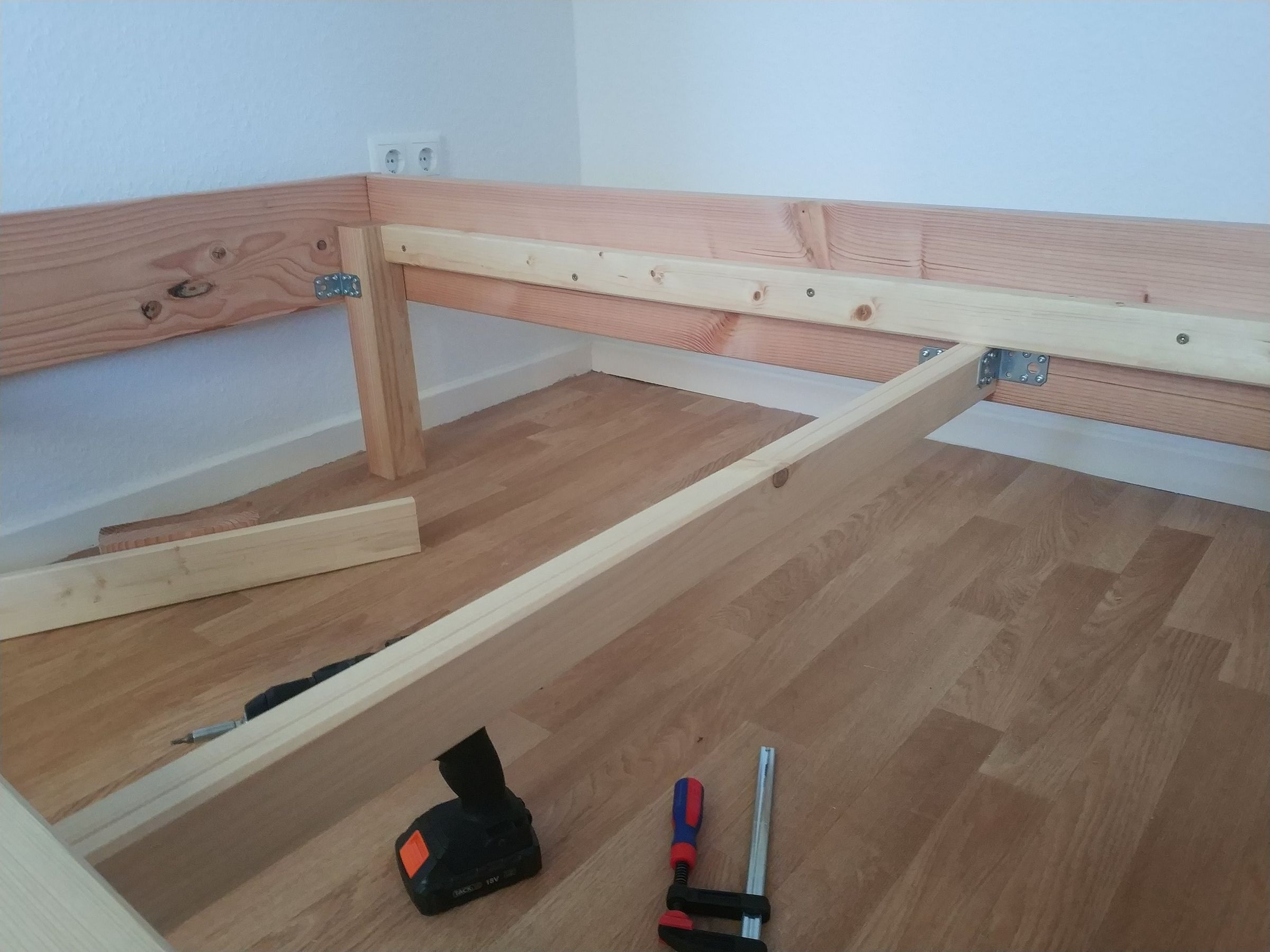 Robust and Inexpensive Bed Frame : 7 Steps (with Pictures) - Instructables