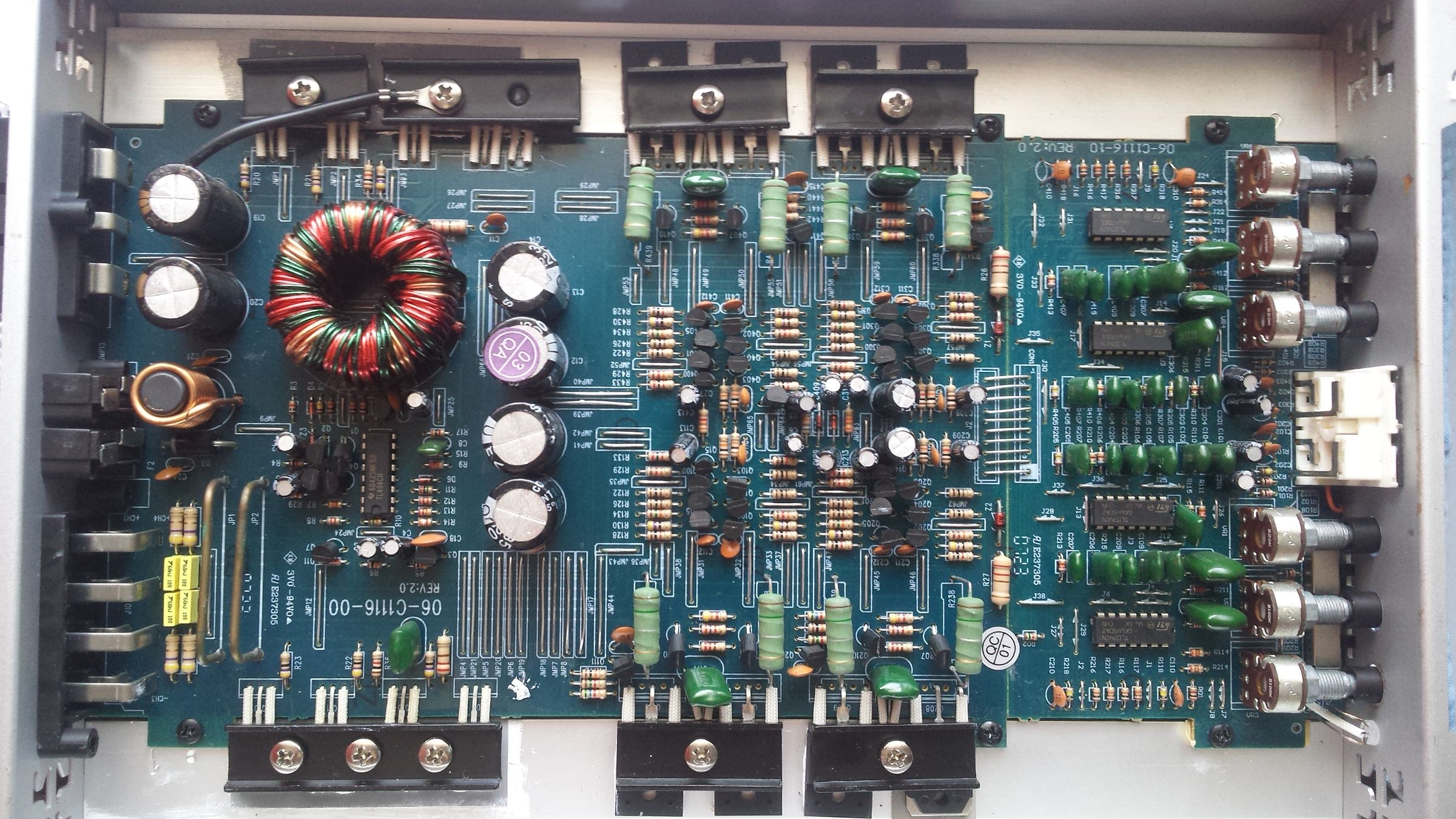 How to Properly Hook Up a Car Amplifier Inside the House : 6 Steps ...