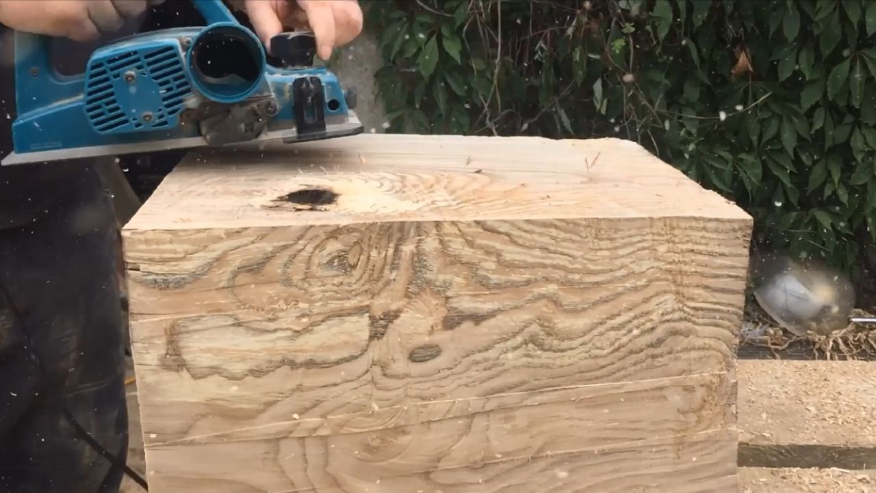 Twisted Stool / End Table : 14 Steps (with Pictures) - Instructables