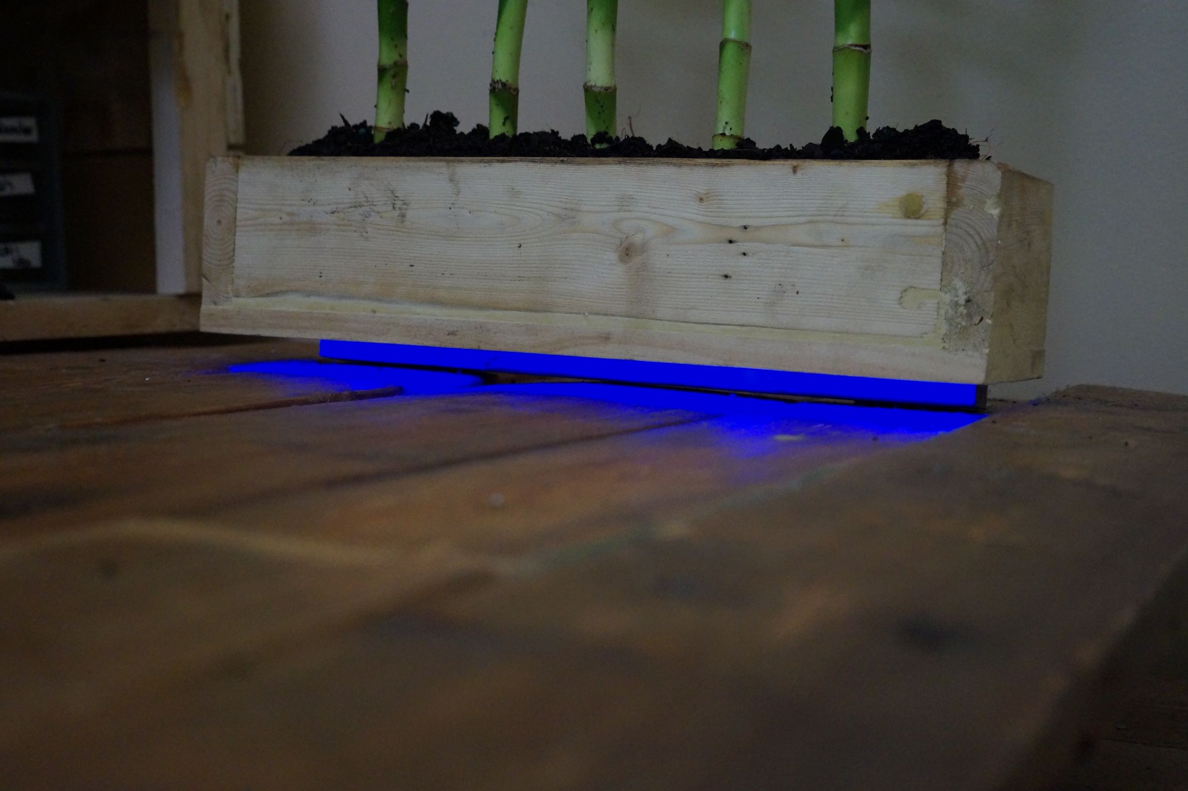 Magical Floating Planter Box : 6 Steps (with Pictures) - Instructables