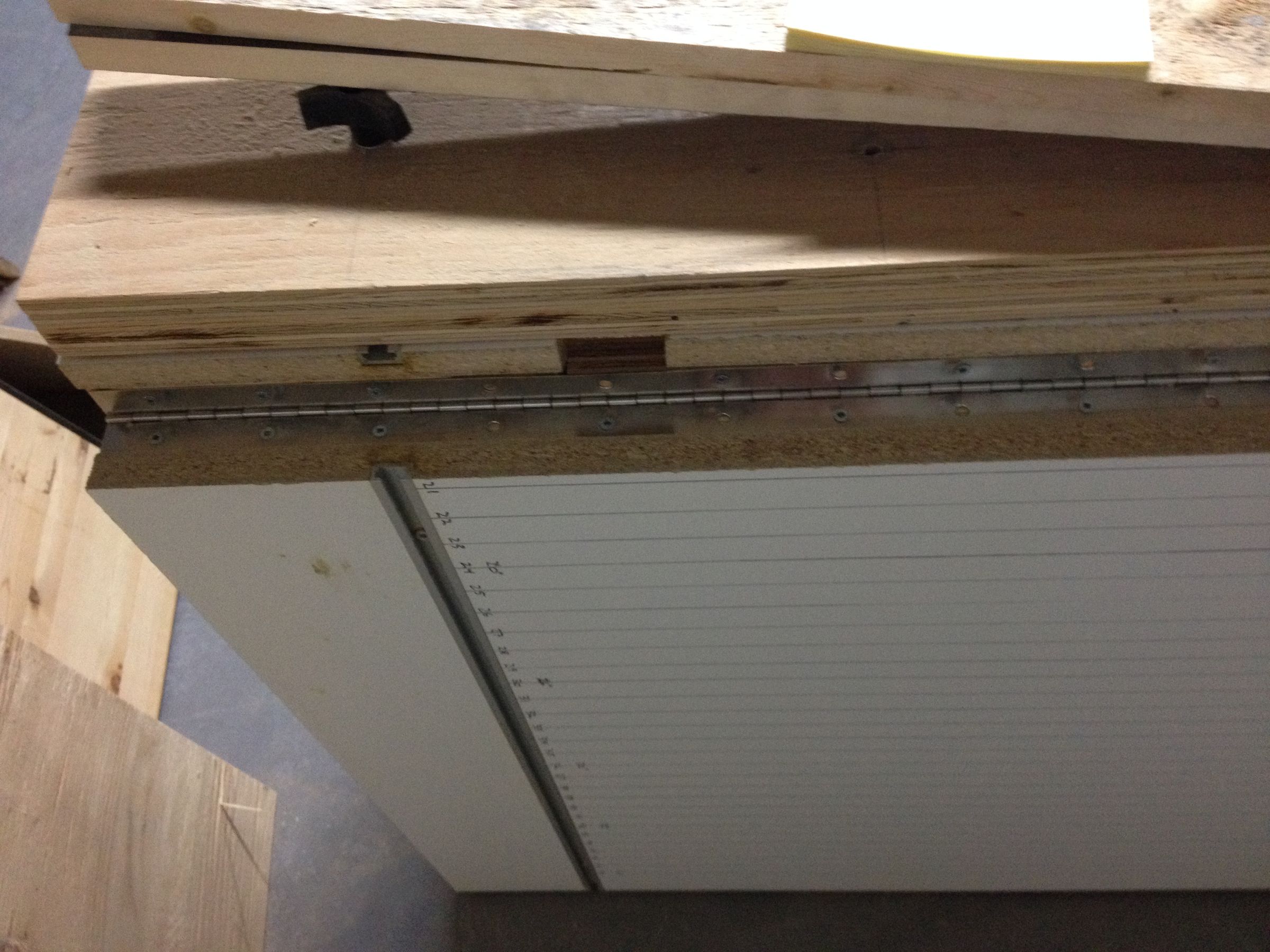 Tablesaw Outfeed Support Workstation With Aux Fence & Storage : 4 Steps ...