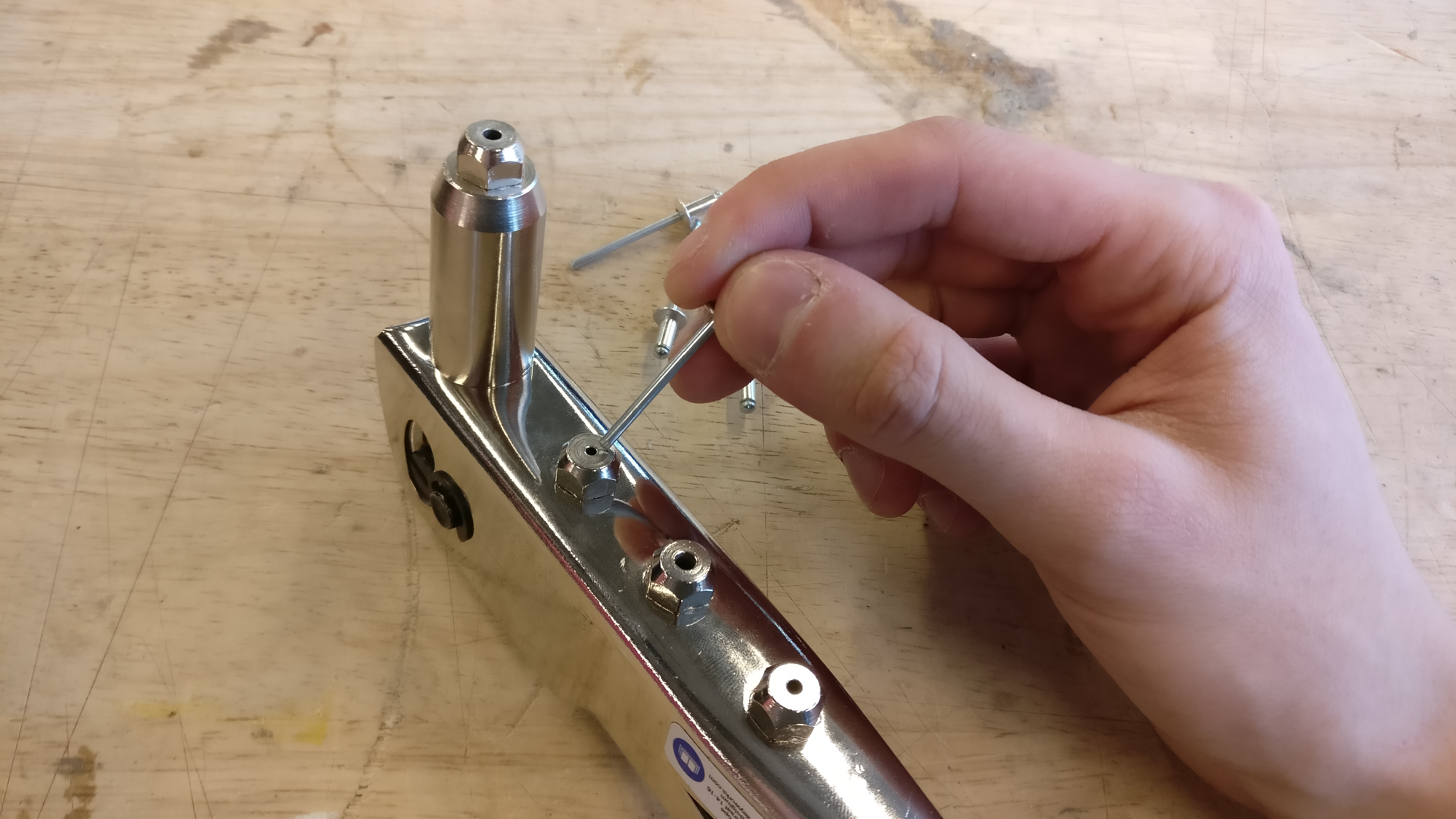 Mechanical Connection: Pop Rivets Werkplaatsidc : 15 Steps (with ...
