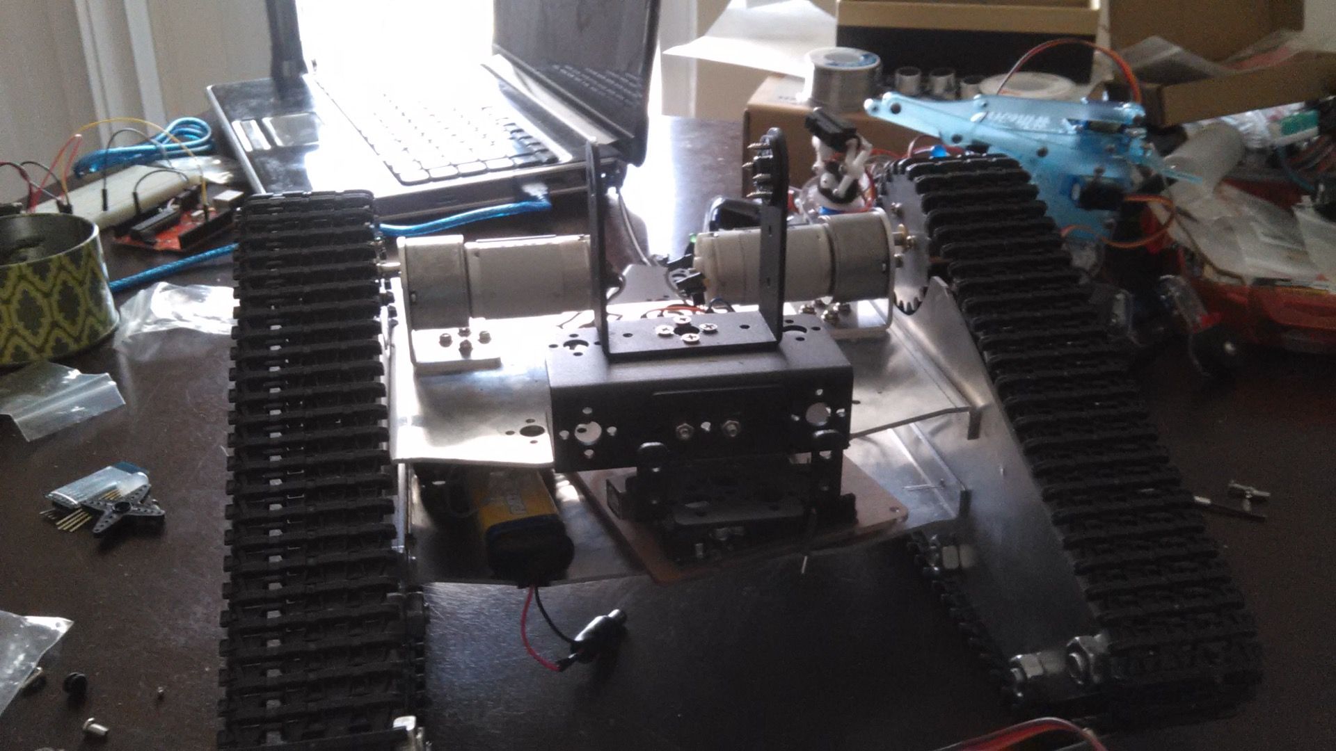 Autonomous Tank W/ Robotic Arm(Arduino, Bluetooth) : 8 Steps ...